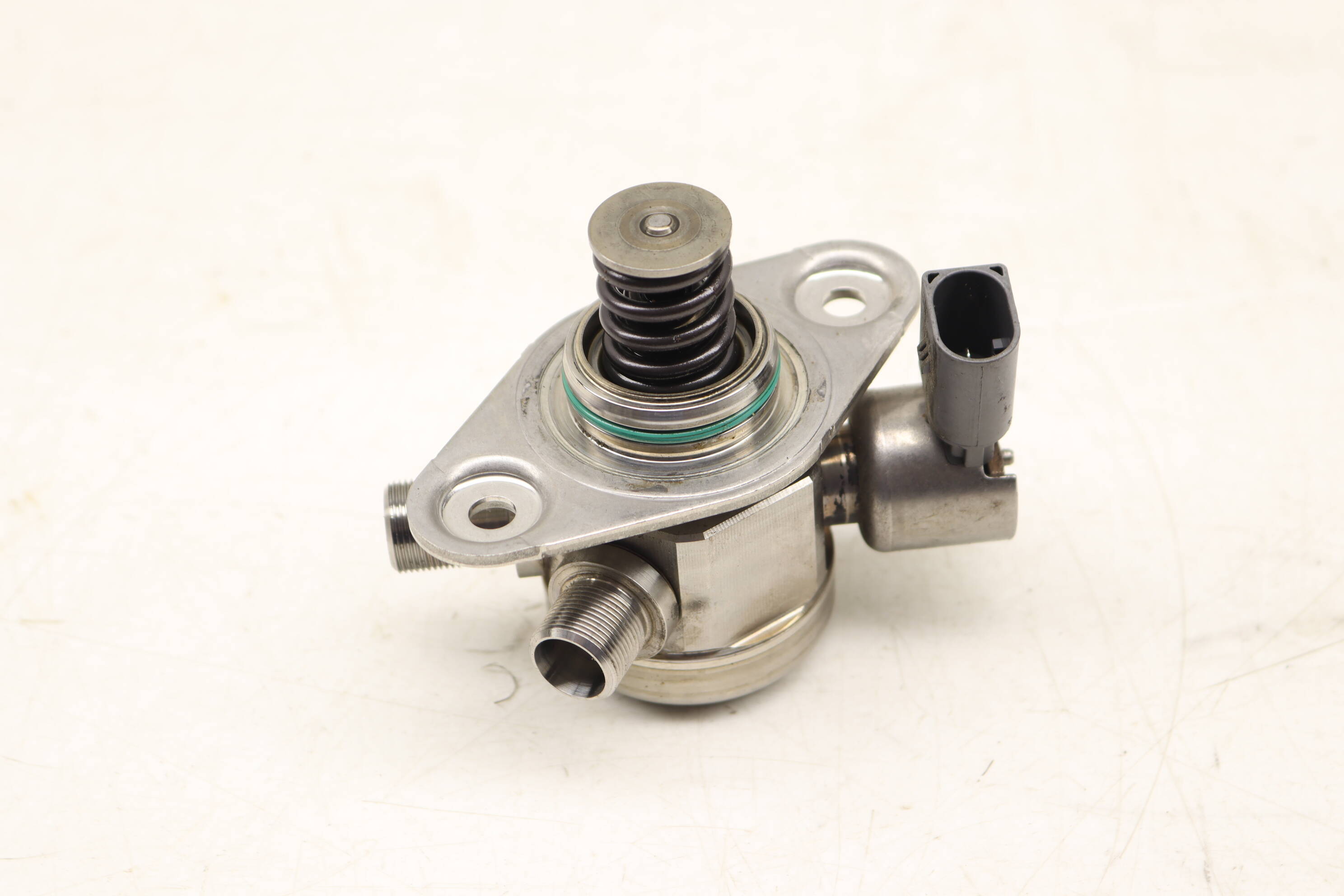 Mercedes-Benz High Pressure Fuel Pump / Hpfp 2760700101