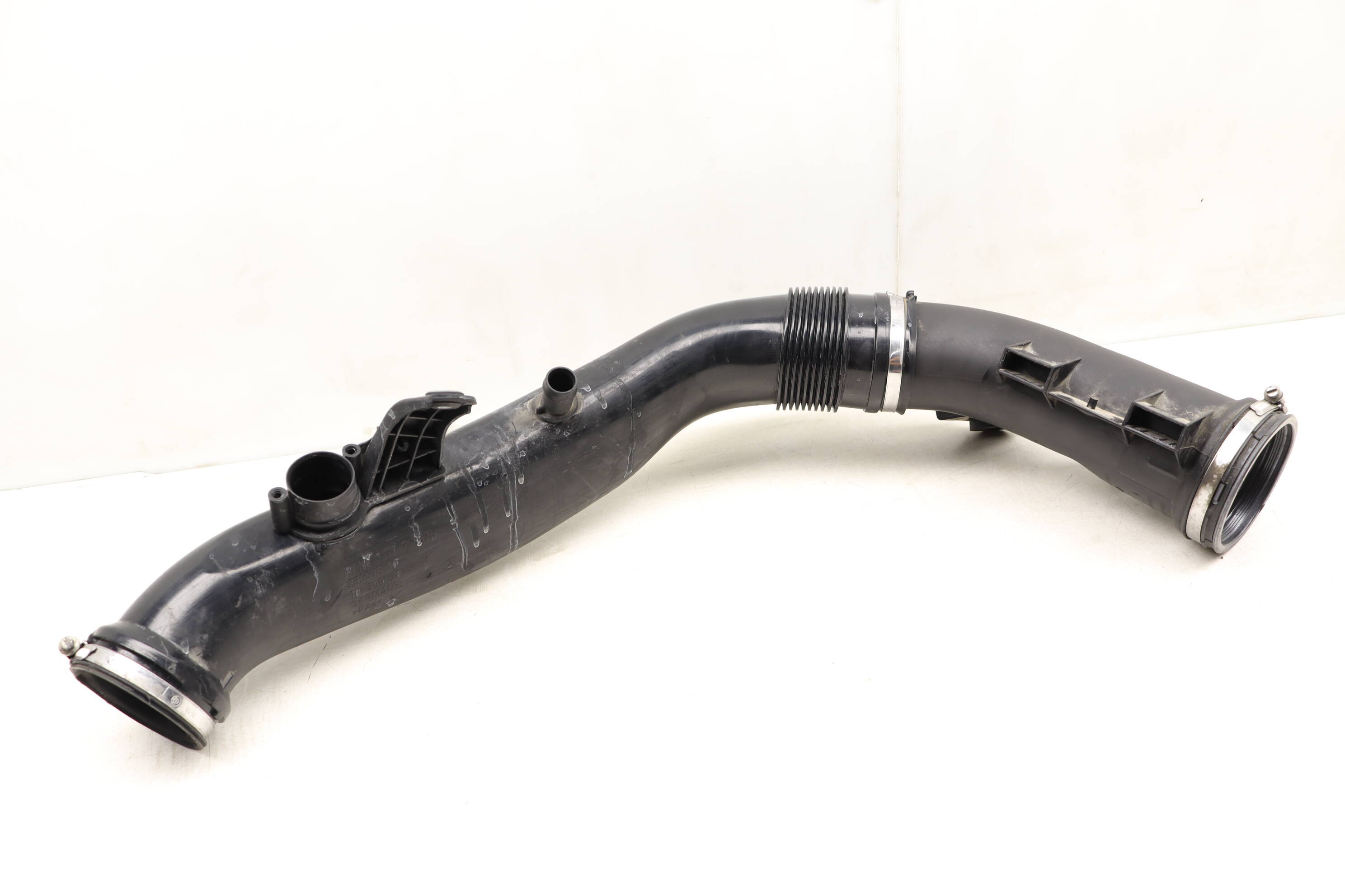 BMW Air Intake Duct / Tube (X4, X5, X6, X3) 13717583714