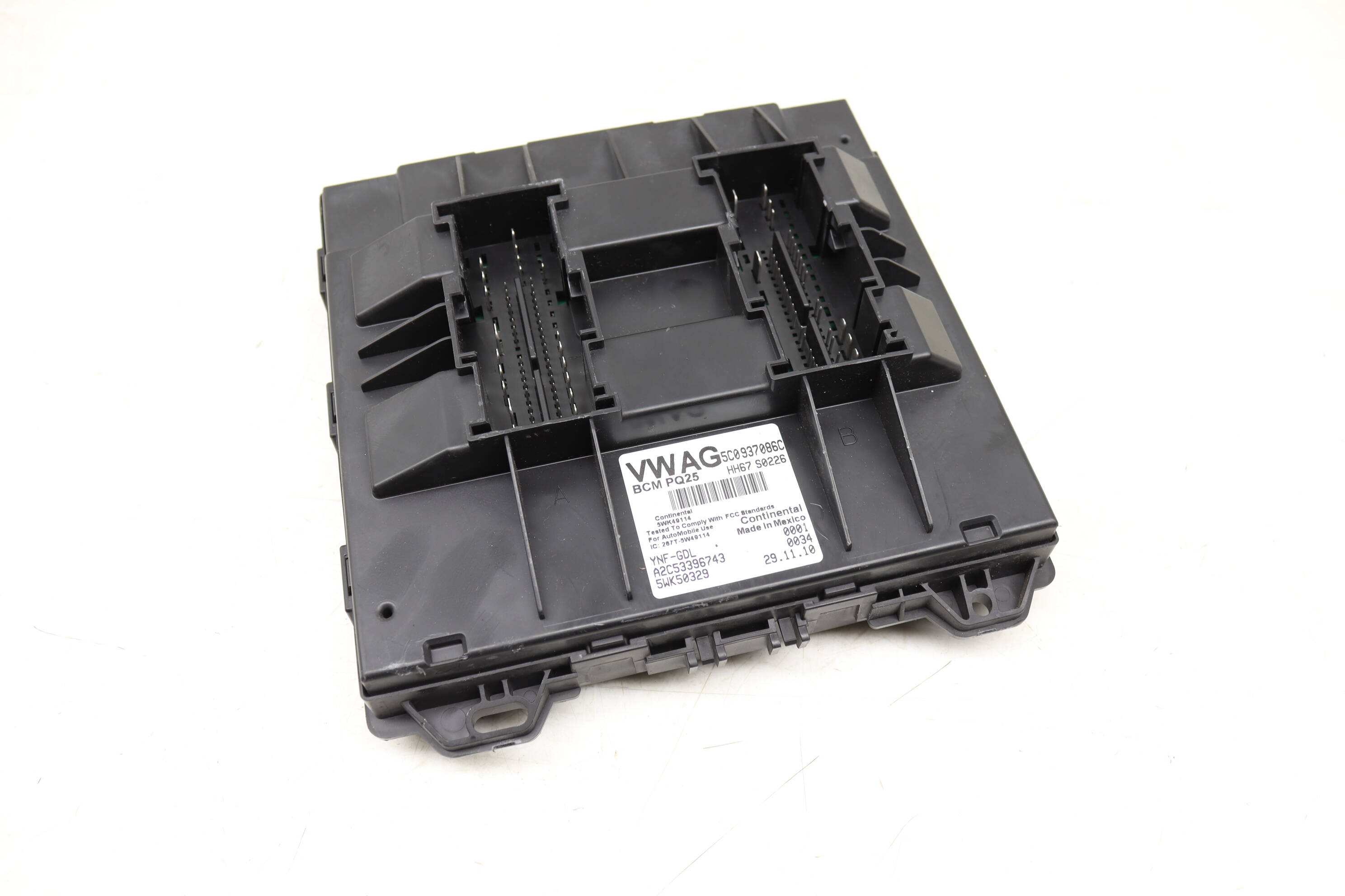 VW Body Control Module / Bcm (Jetta) 5C0937086C