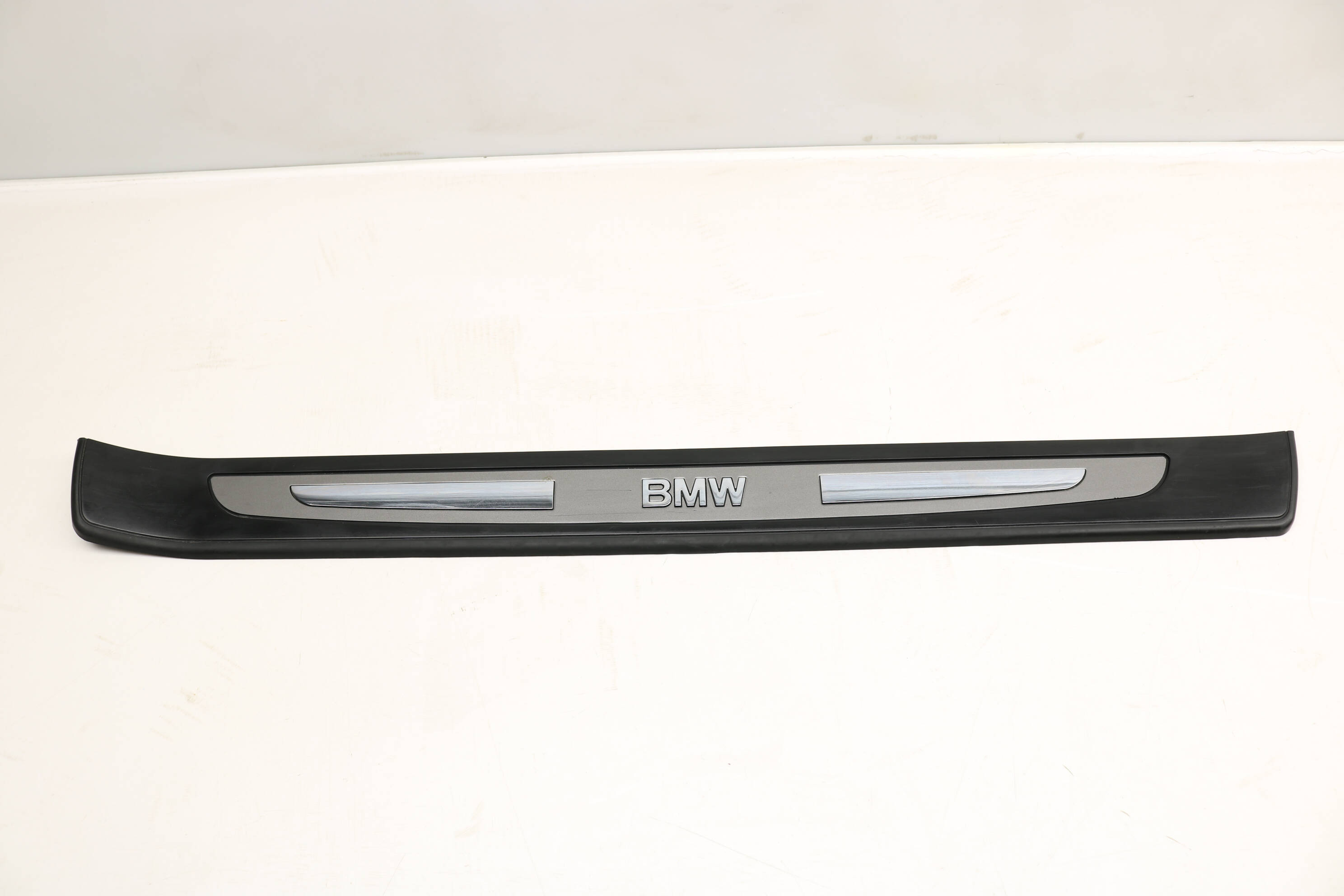 BMW Front Right Door Sill / Scuff Panel 51477051872