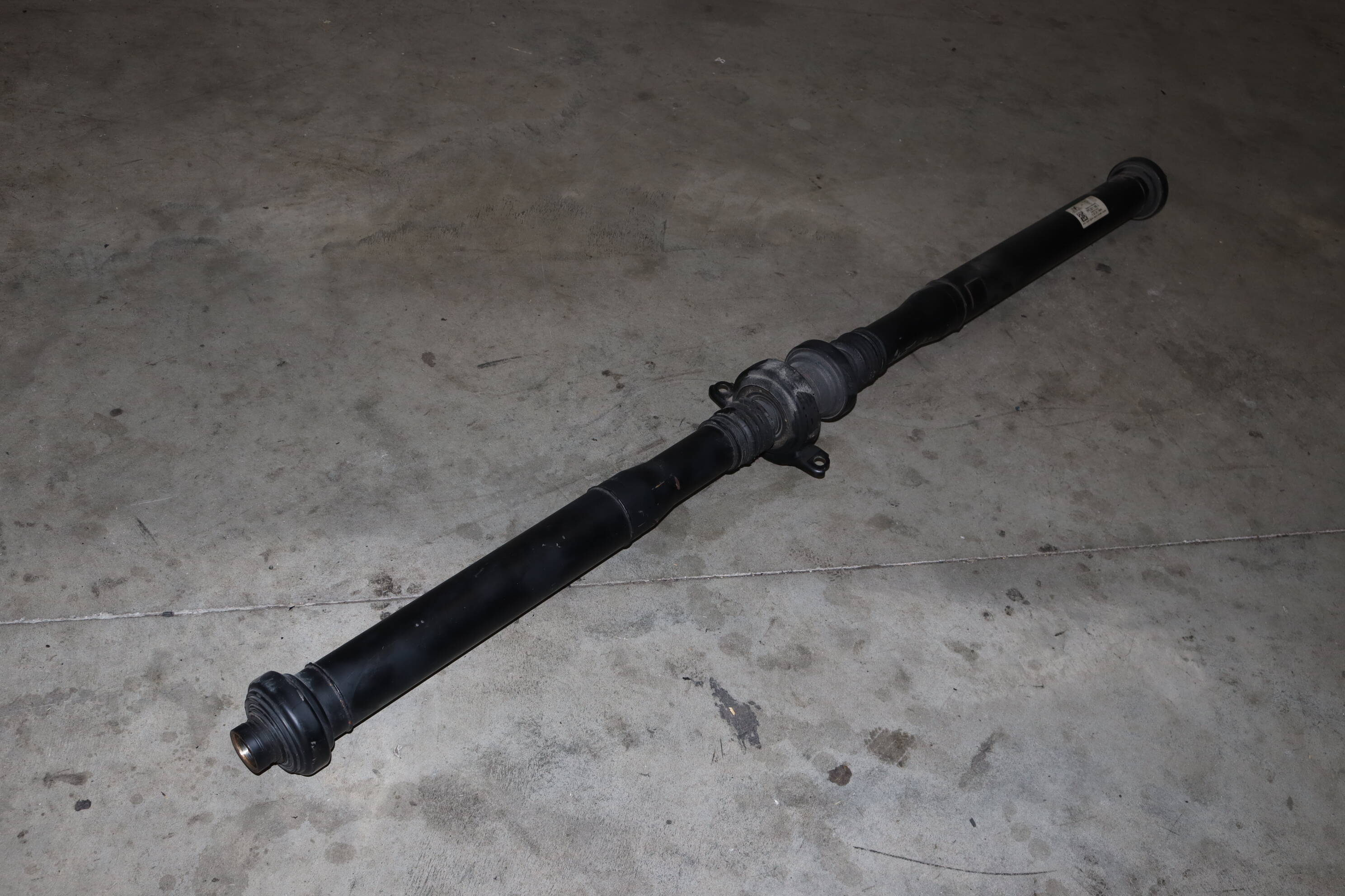 Porsche Rear Driveshaft / Propeller Shaft (Cayenne) 7P5521102L