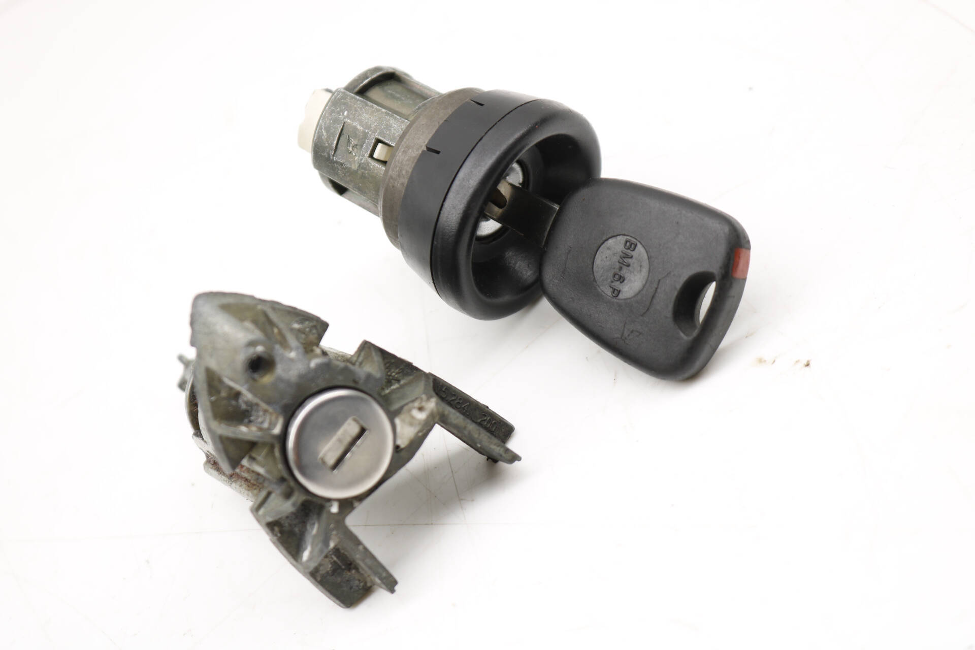 LOCK SWITCH / CYLINDER SET W/ KEY - BMW X5 - 51210031236