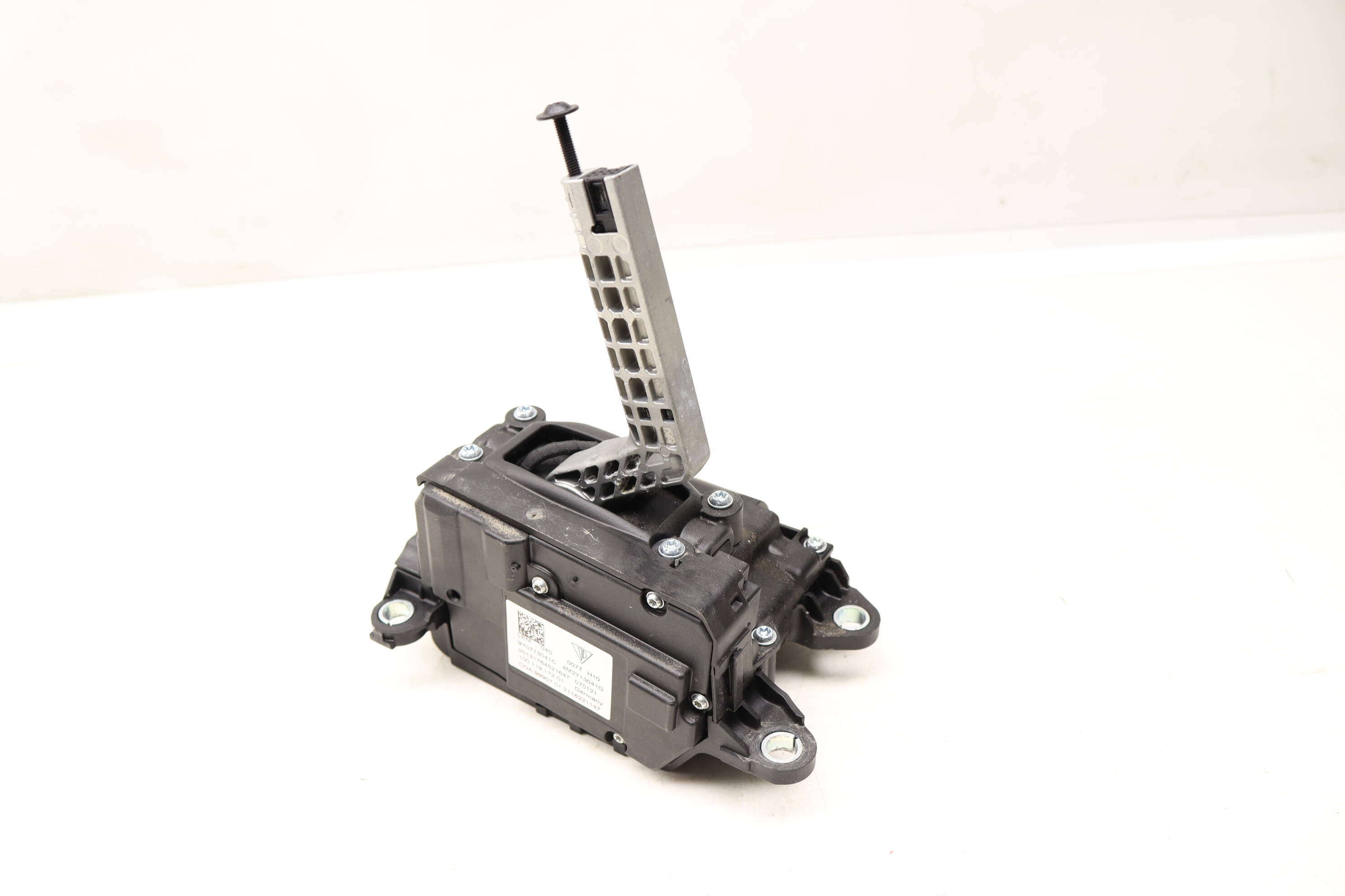 Porsche Automatic Shift / Shifter Assembly (Cayenne) 9Y0713041C