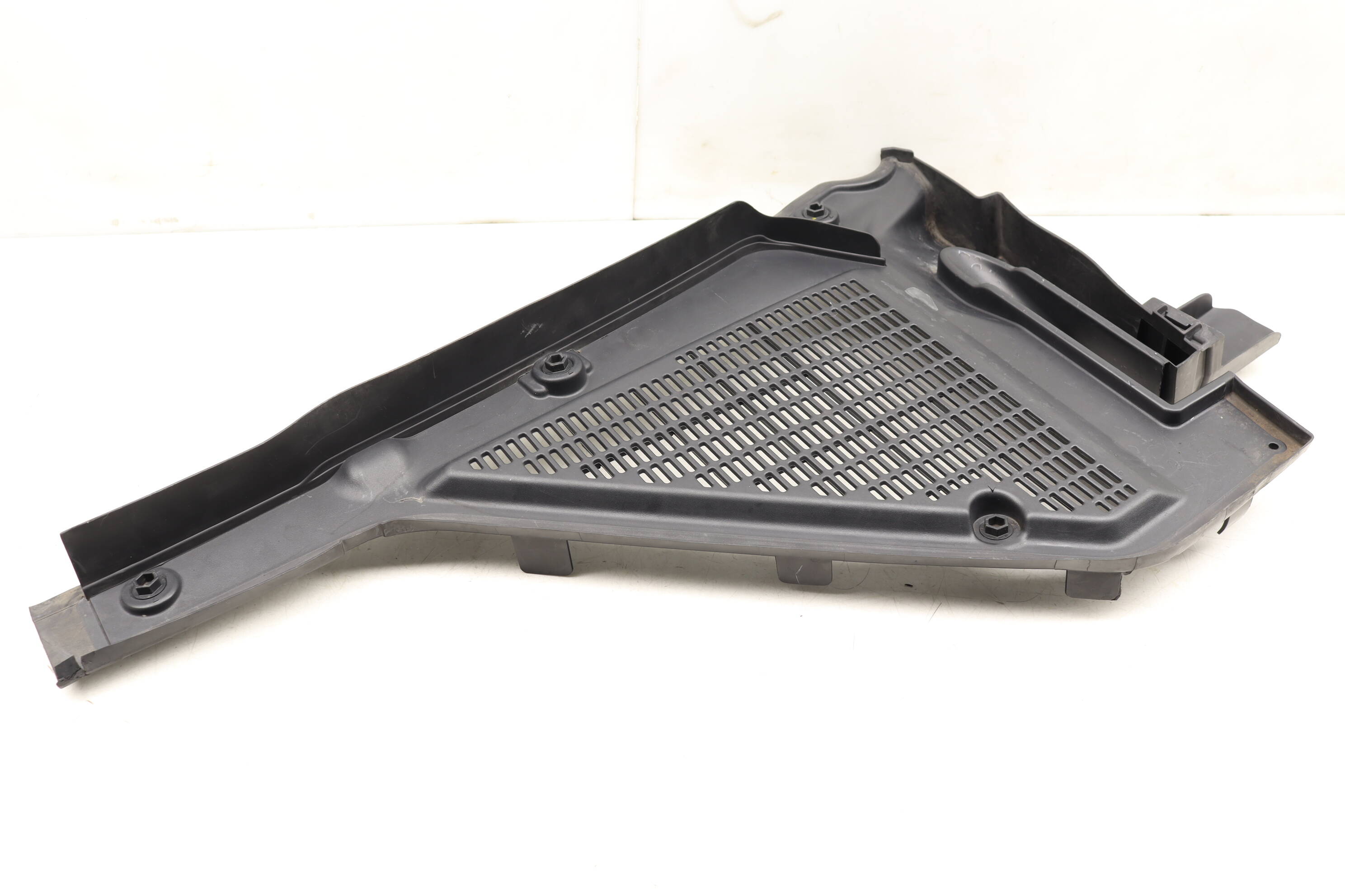 BMW Left Cabin Filter Cover (X5, X6) 64316945583