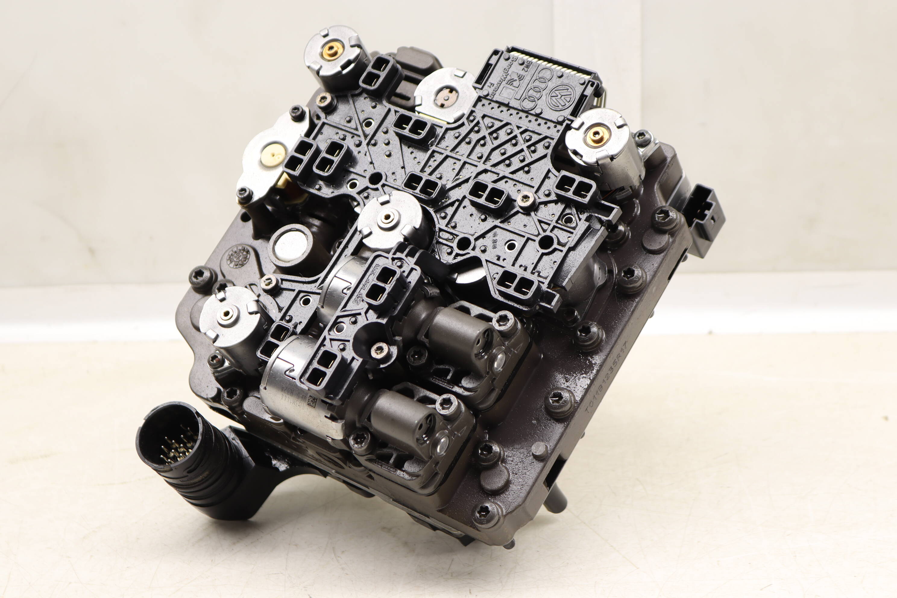 VW Transmission Valve Body / Mechatronic (Sfx) 02E325025AS