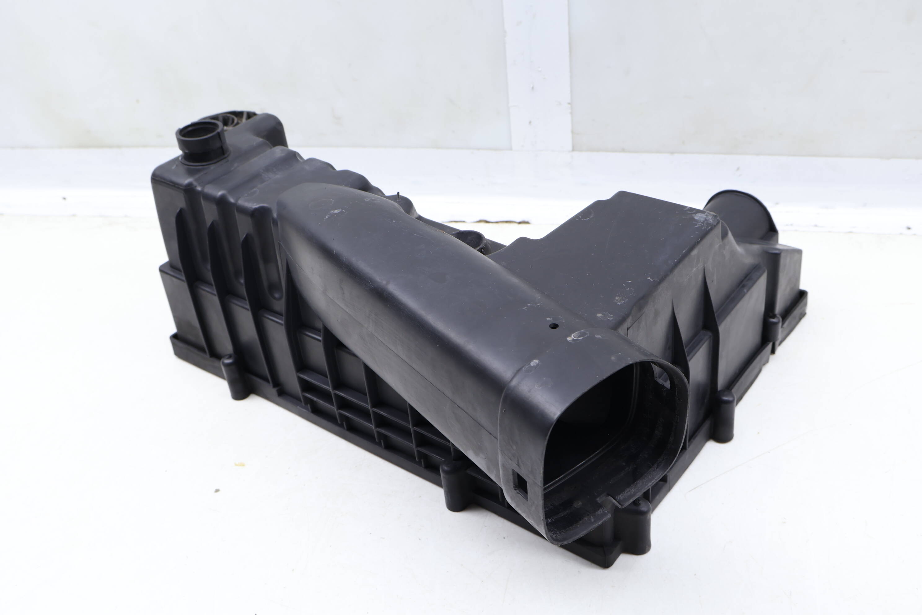 VW Engine Air Filter Box - Lower Half 1K0129607AG