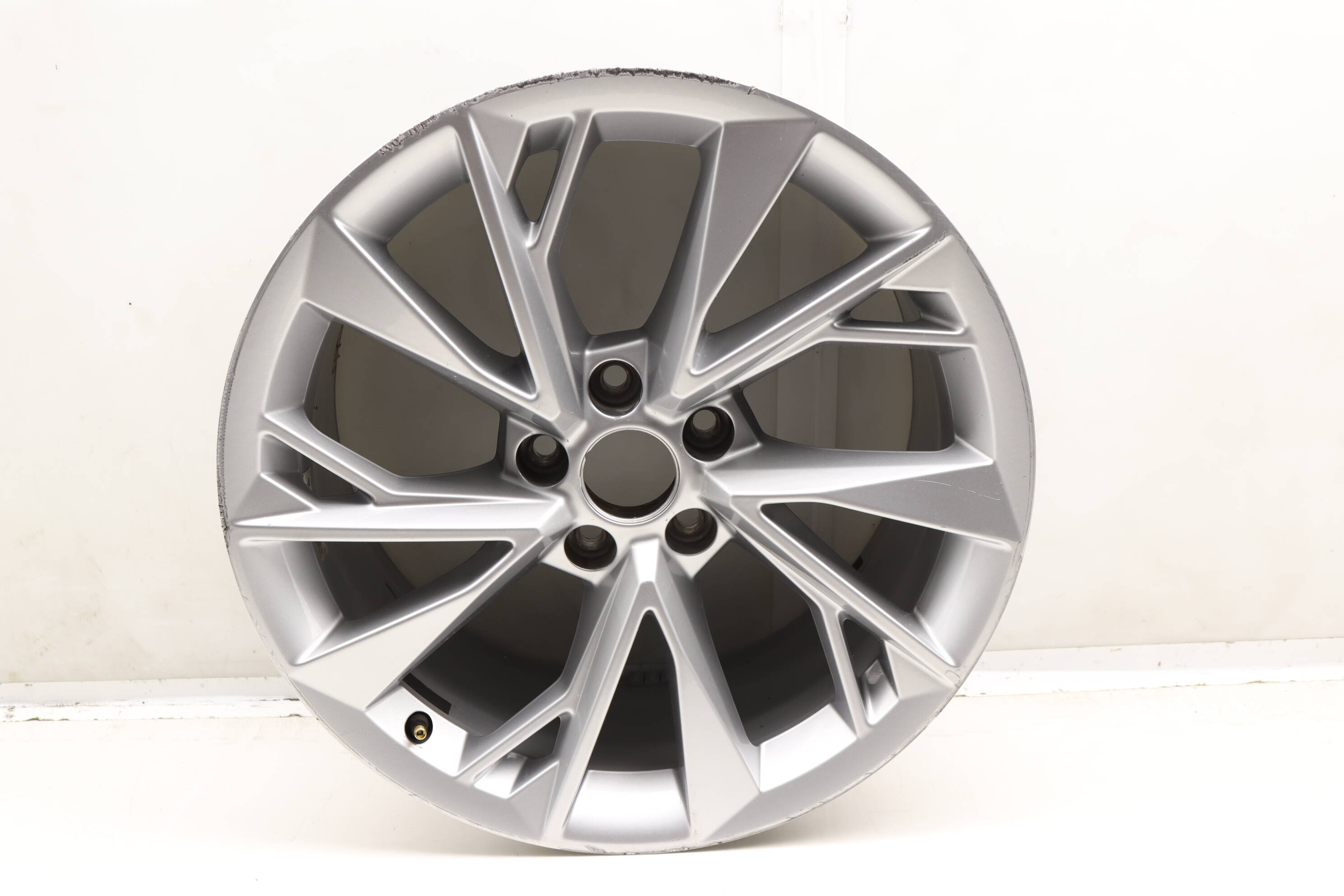 Audi 18" Inch Alloy Rim / Wheel 8W0601025FM
