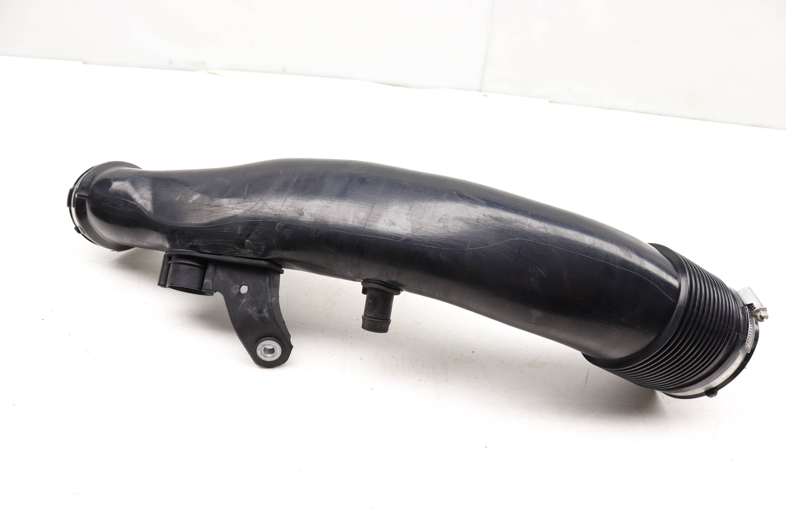 BMW Air Intake Duct / Tube 13717583726