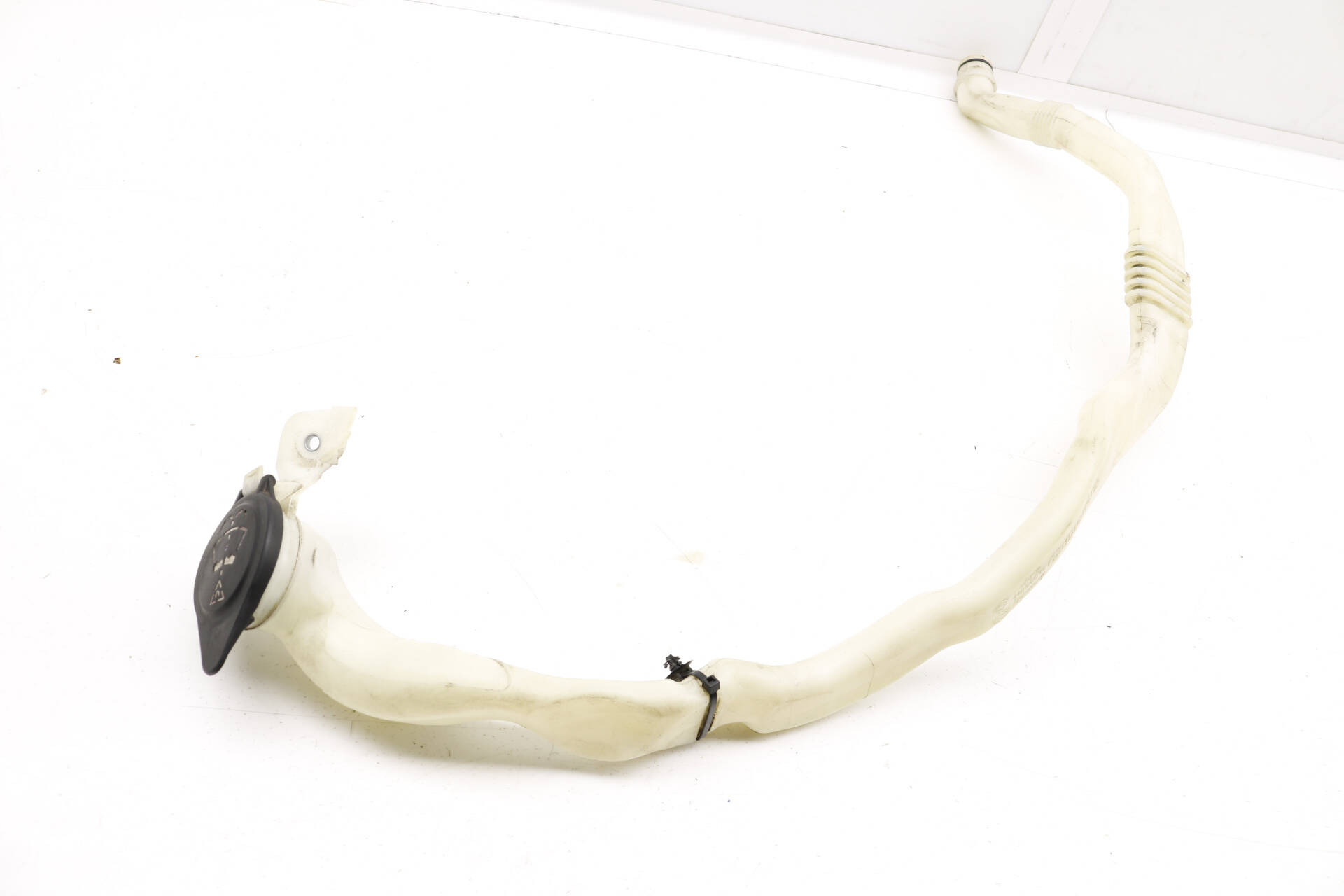 BMW Windshield Washer Reservoir / Tank Filler Neck 61667237777