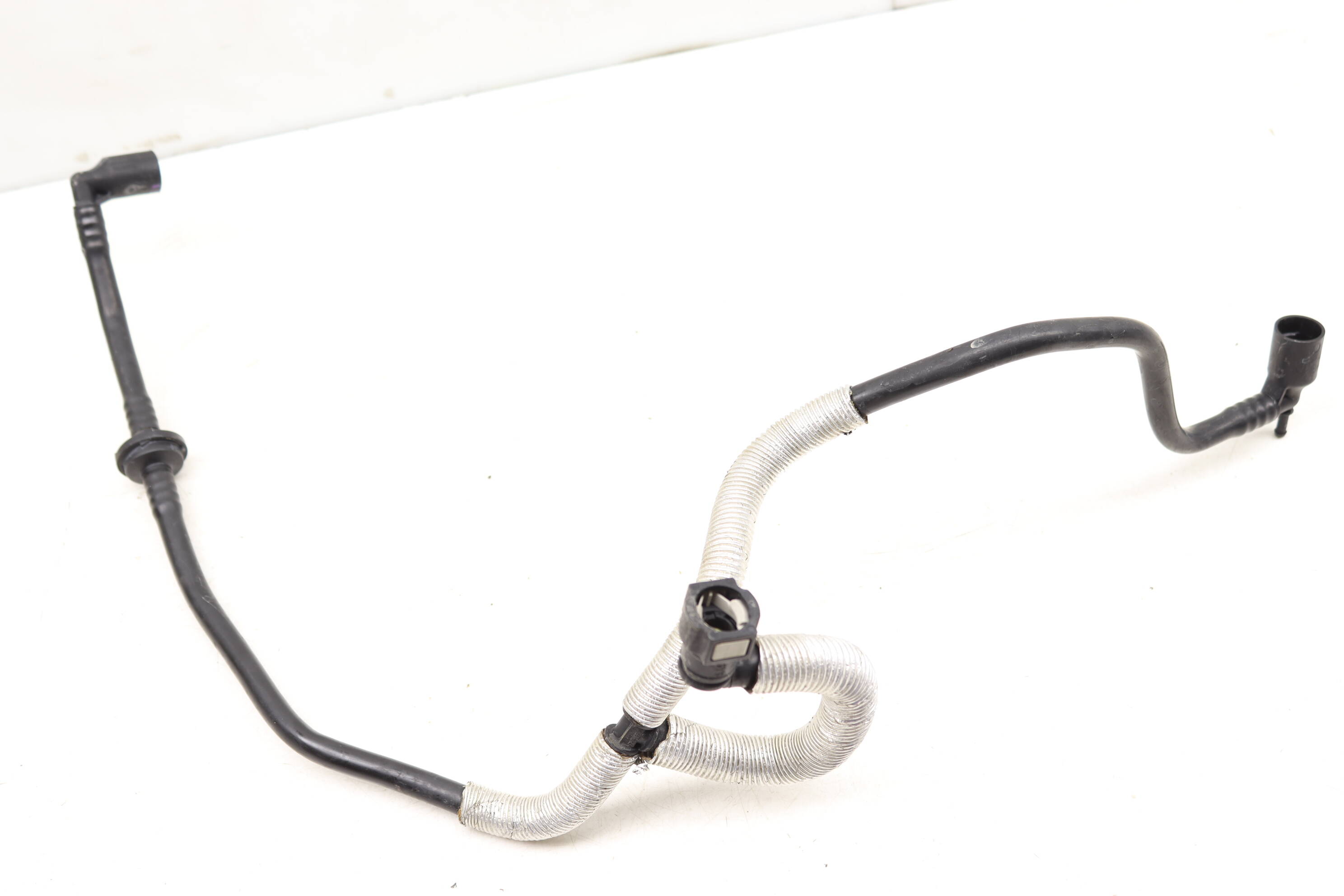 BRAKE BOOSTER VACUUM HOSE / LINE - VW TOUAREG - 7P6611931AA