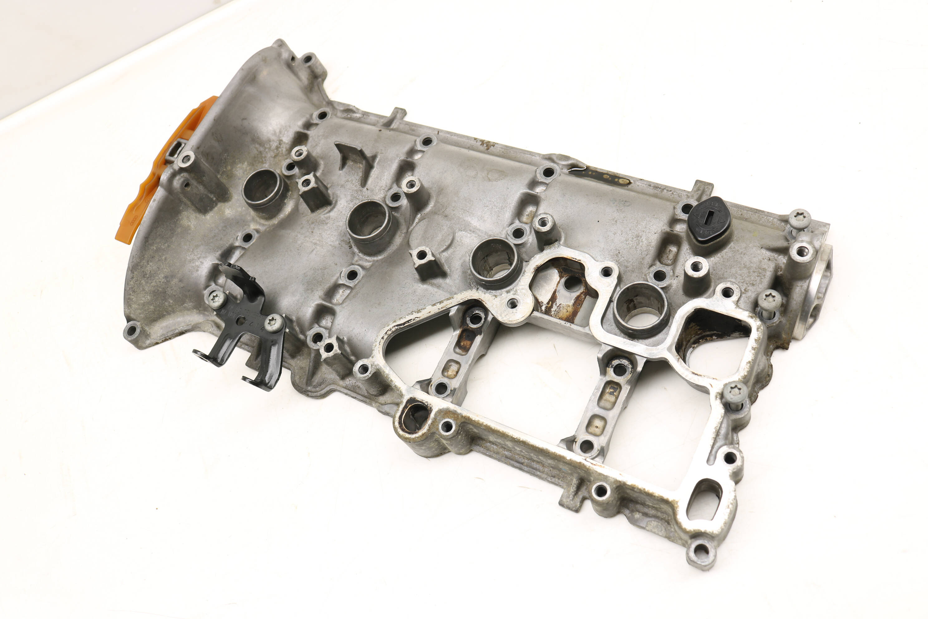 ENGINE VALVE / CYLINDER HEAD COVER - VW BEETLE GOLF ALLTRACK JETTA