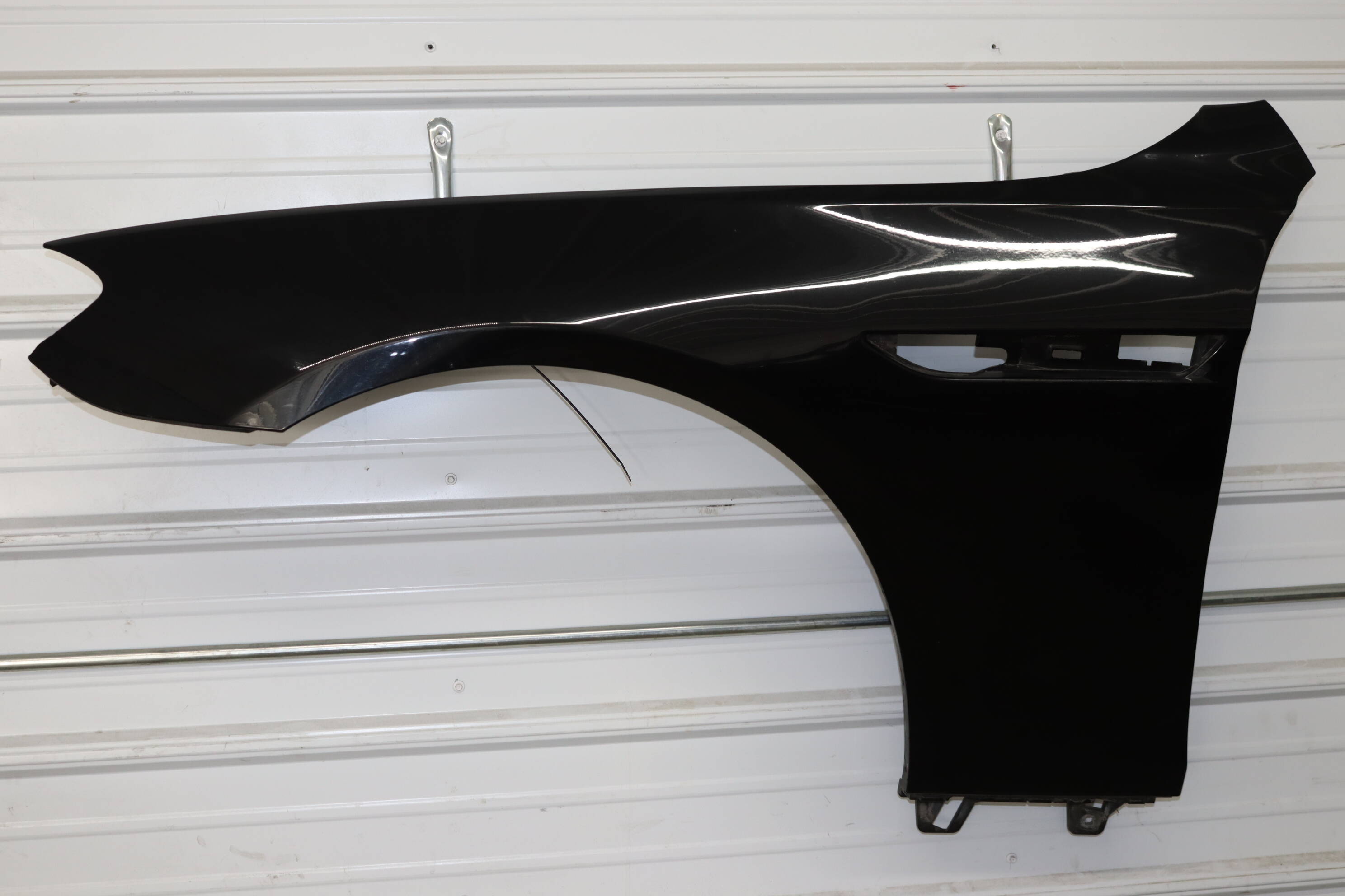 BMW Left Fender 41357230577