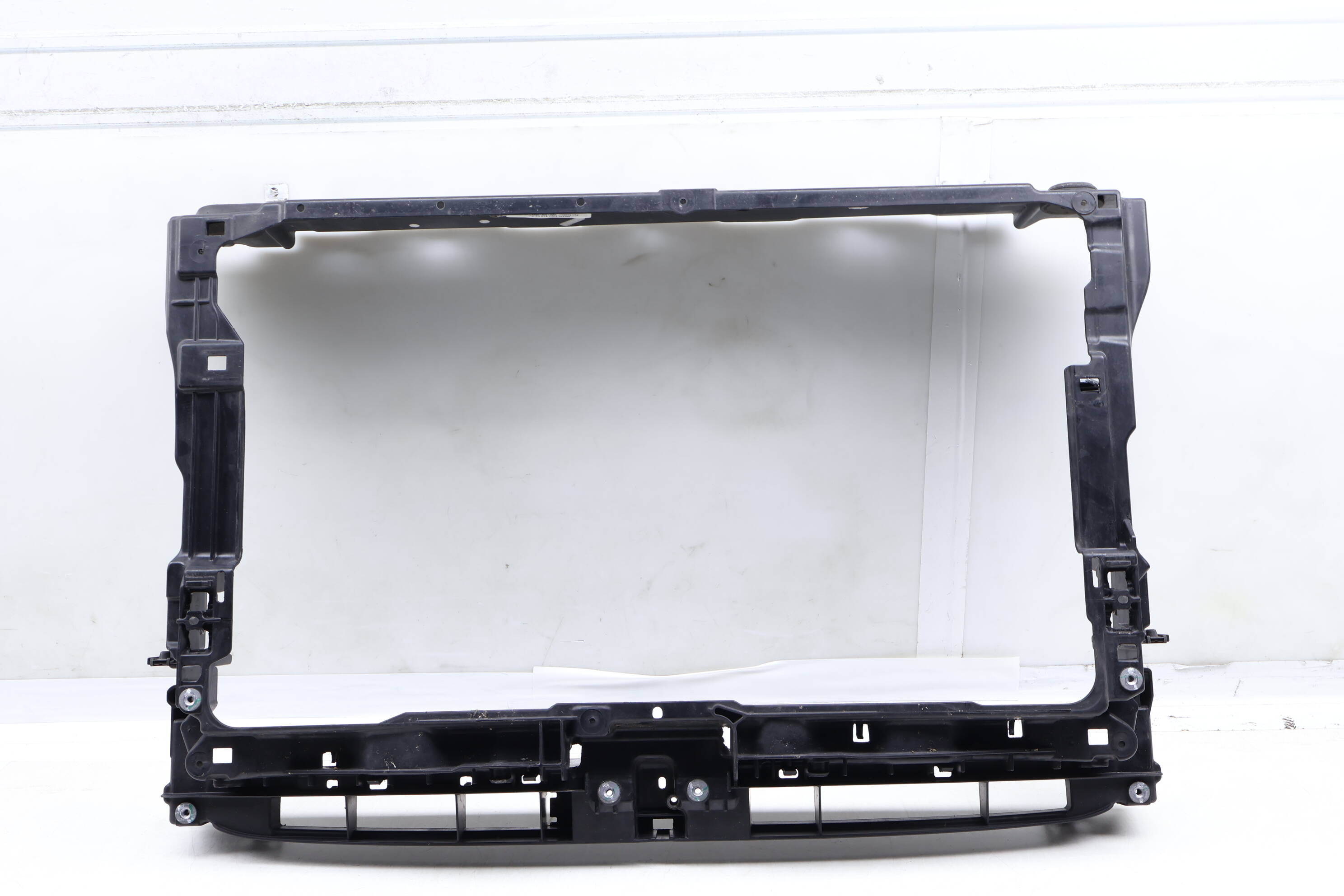 VW Radiator / Core Support 5GM805588A
