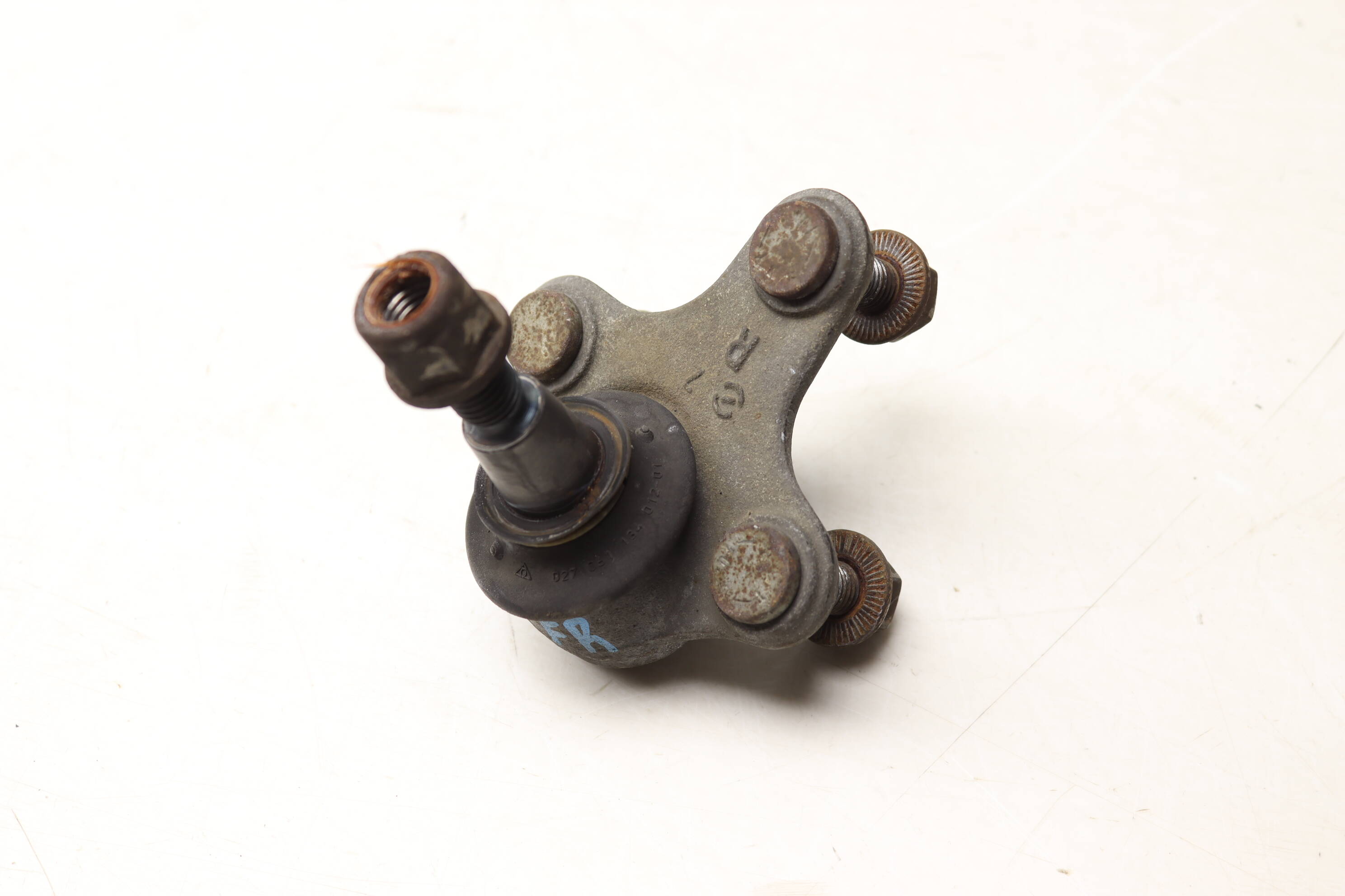 VW Left Lower Control Arm (Beetle, Passat) 561407151C