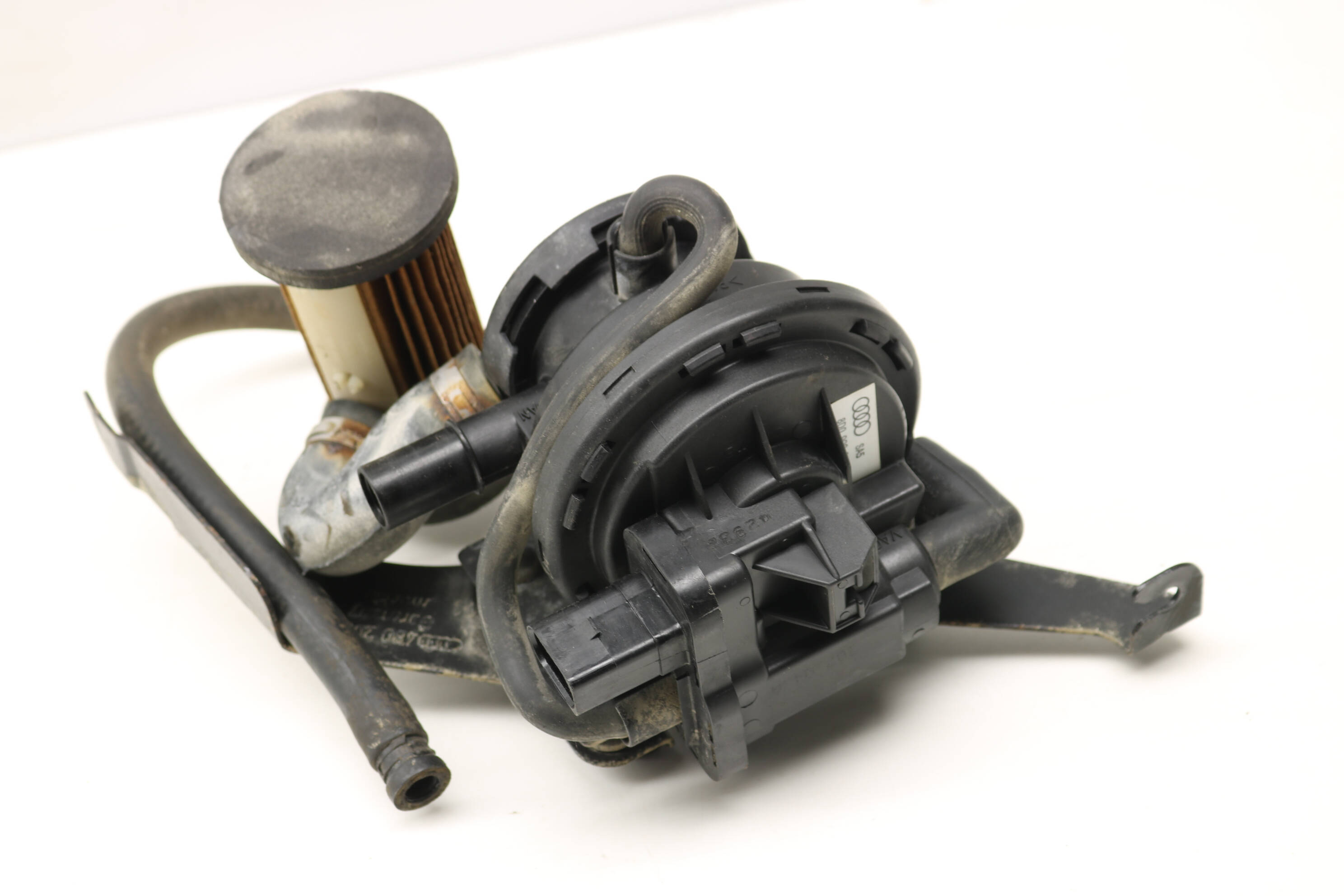 EVAP LEAK DETECTION PUMP / LDP - AUDI A4 A6 ALLROAD RS6 S4 - 8D0906271