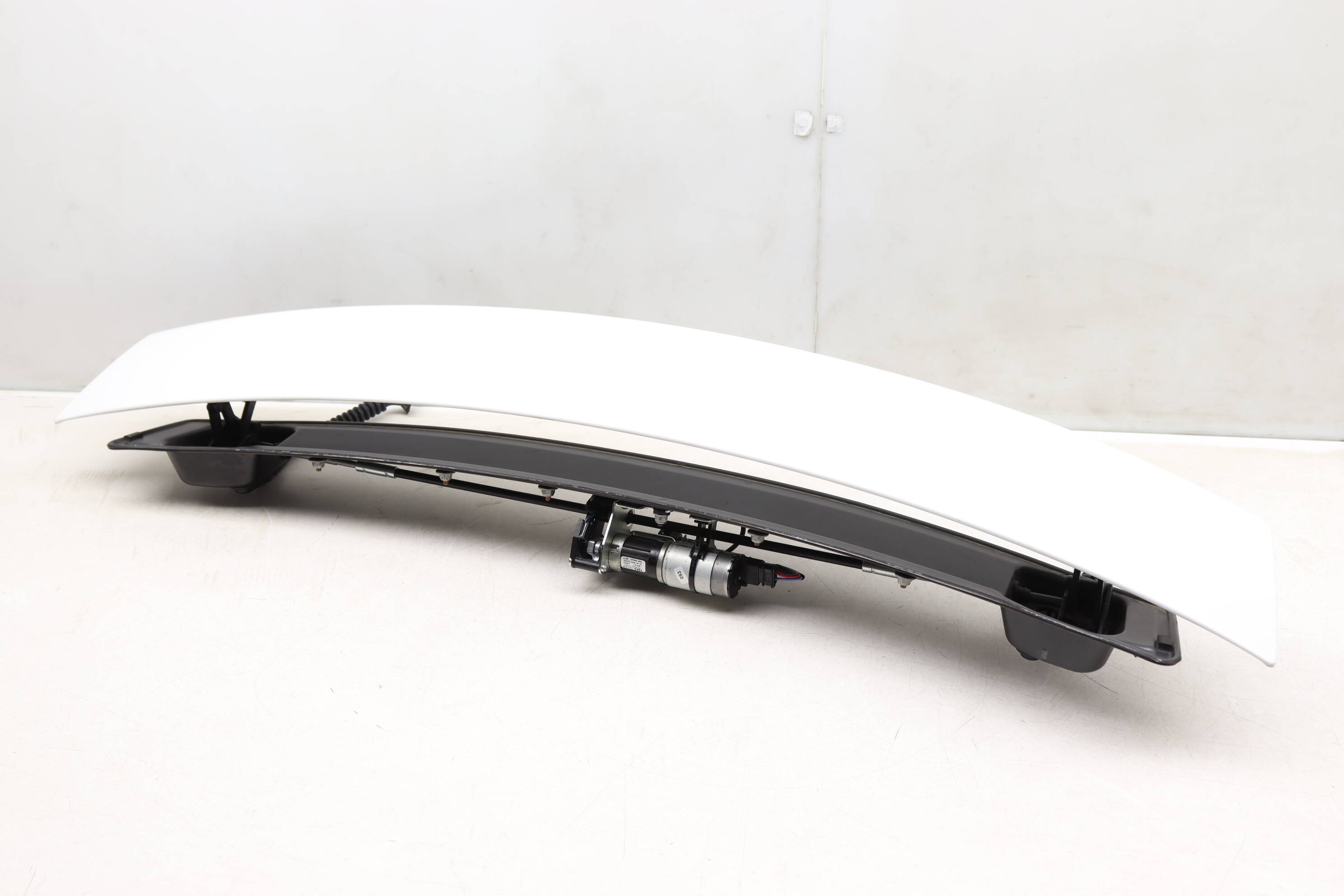 Audi Coupe Spoiler Assembly 8J0827934