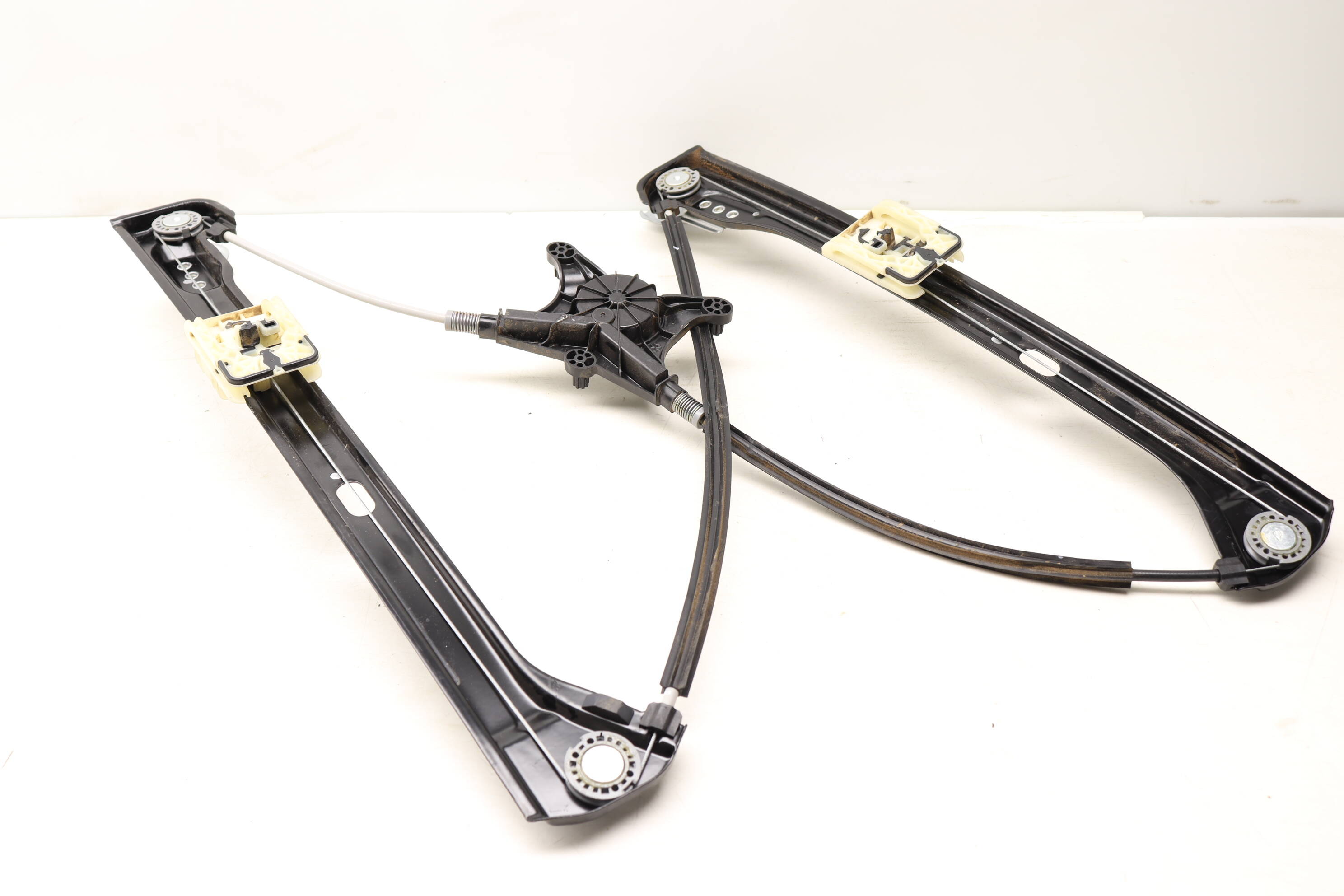 VW Front Right Window Regulator (Taos) 2GJ837462