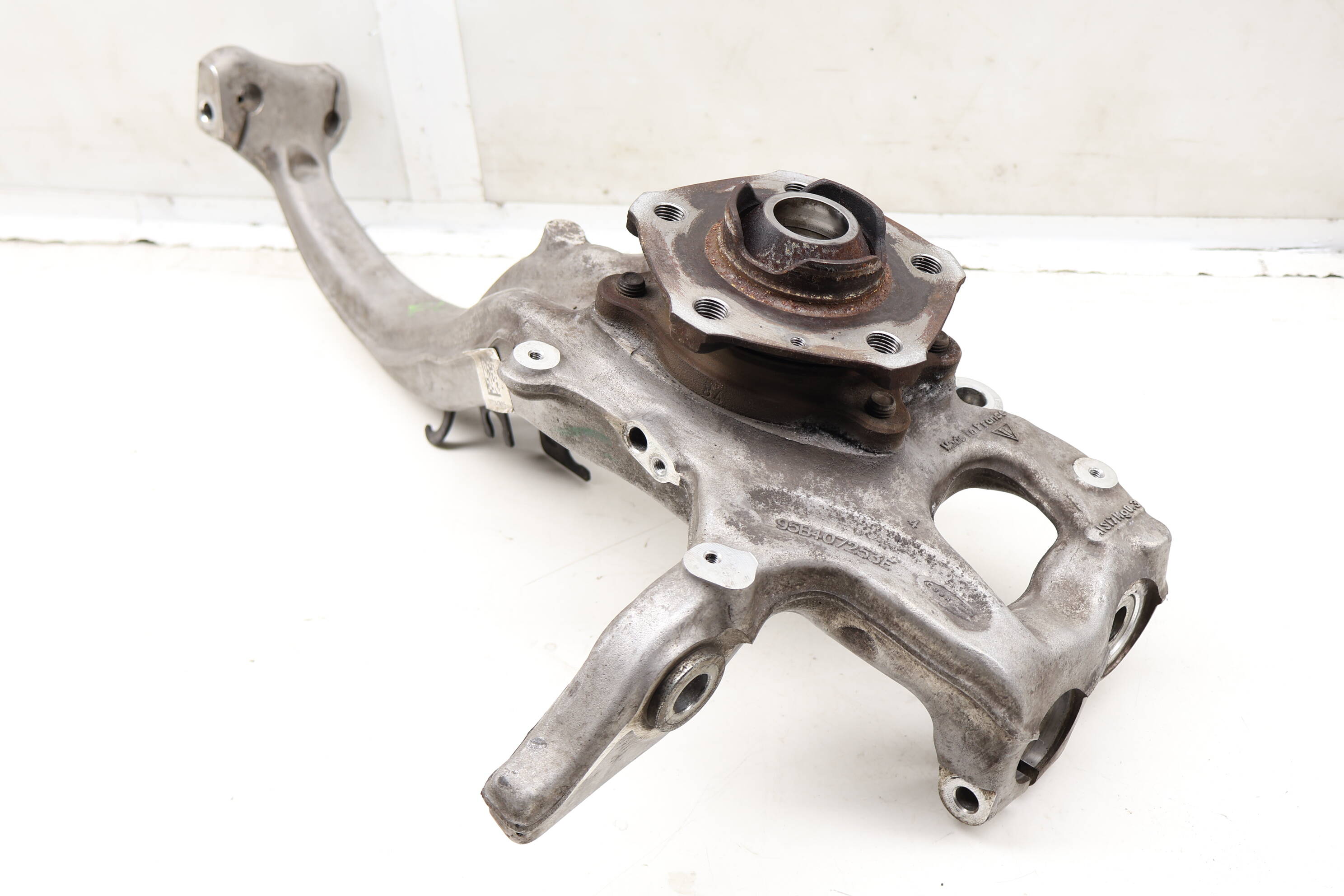 Porsche Front Left Spindle Knuckle W/ Wheel Bearing 95B407253E