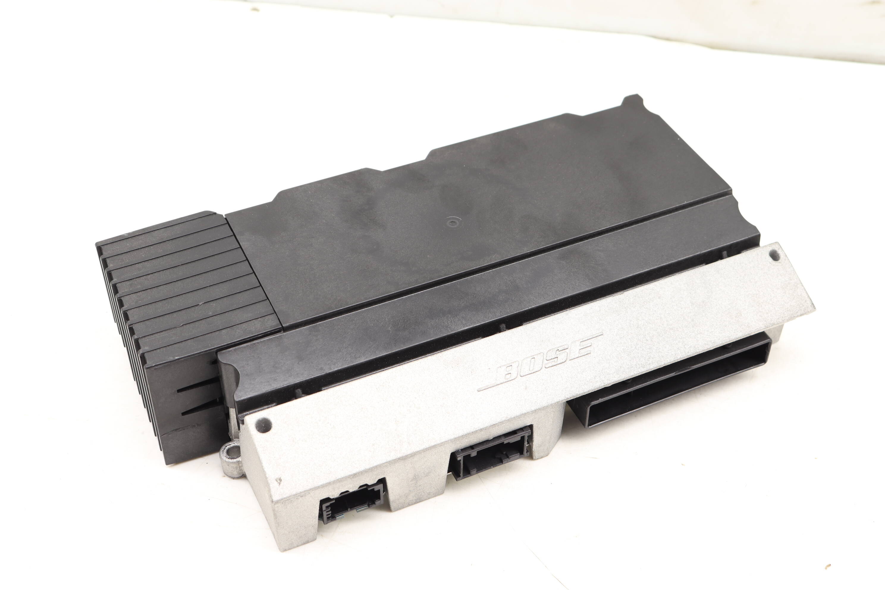 BOSE AMPLIFIER / AMP - AUDI Q7 - 4L0035223E