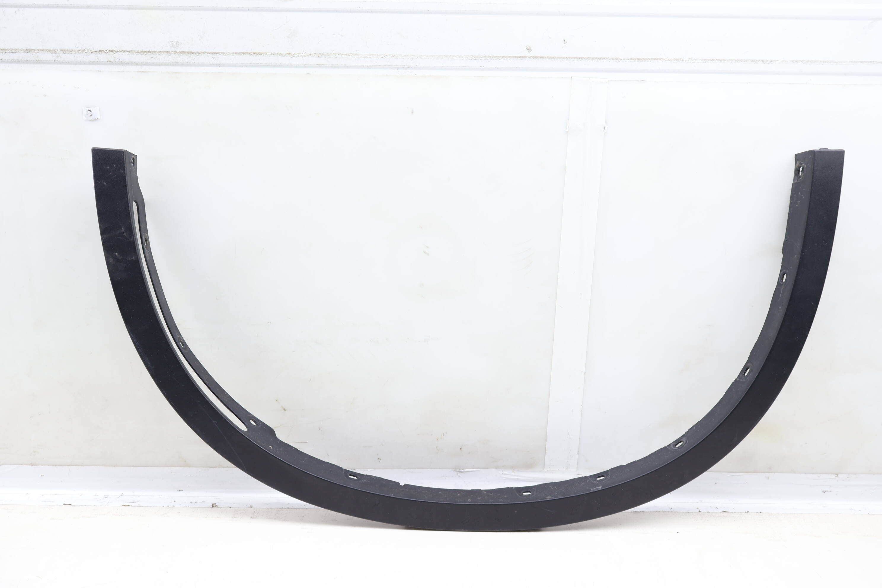 BMW Front Right Wheel Fender Flare Trim / Molding 51777294374