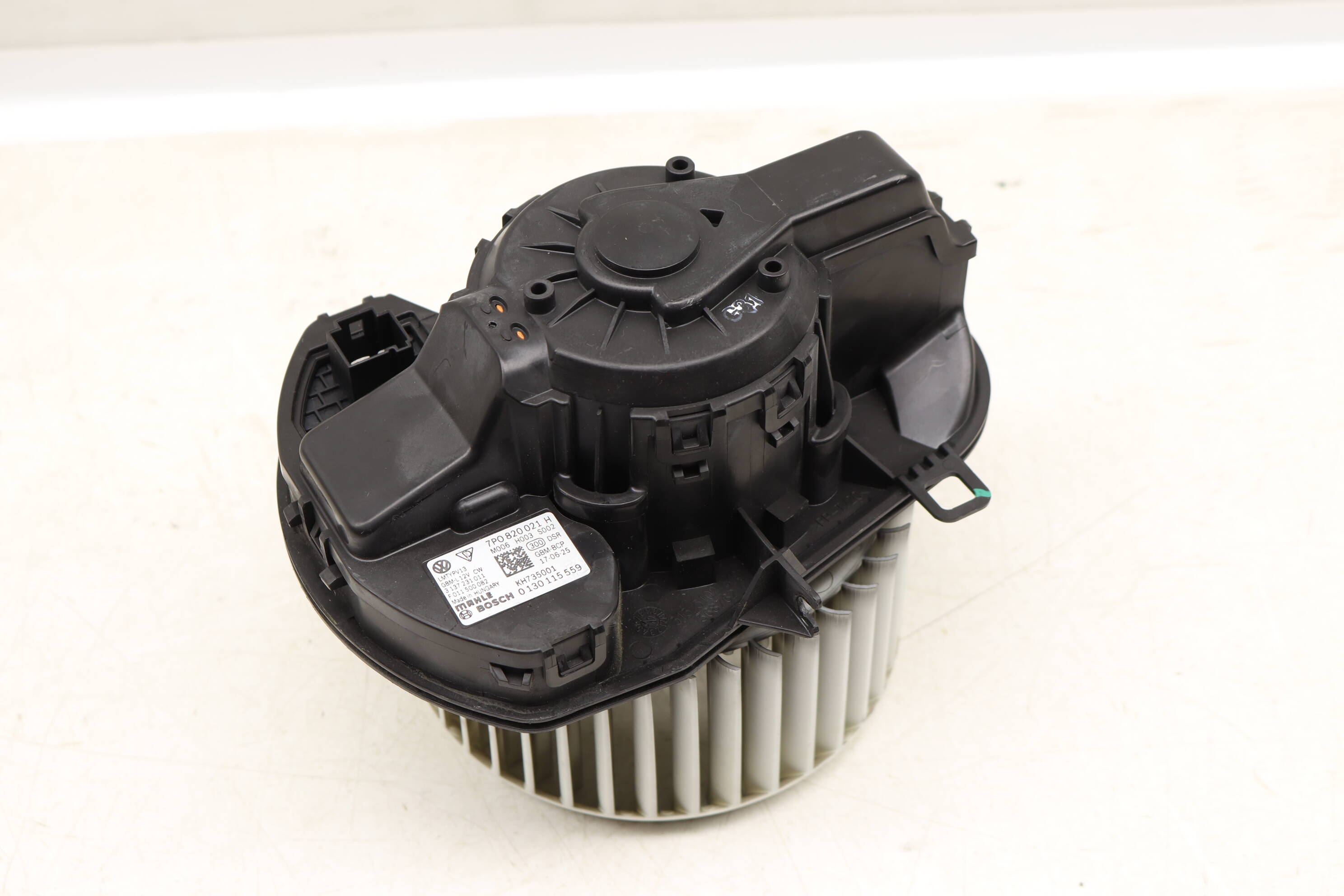 VW Blower Motor / Fan (Touareg) 7P0820021H