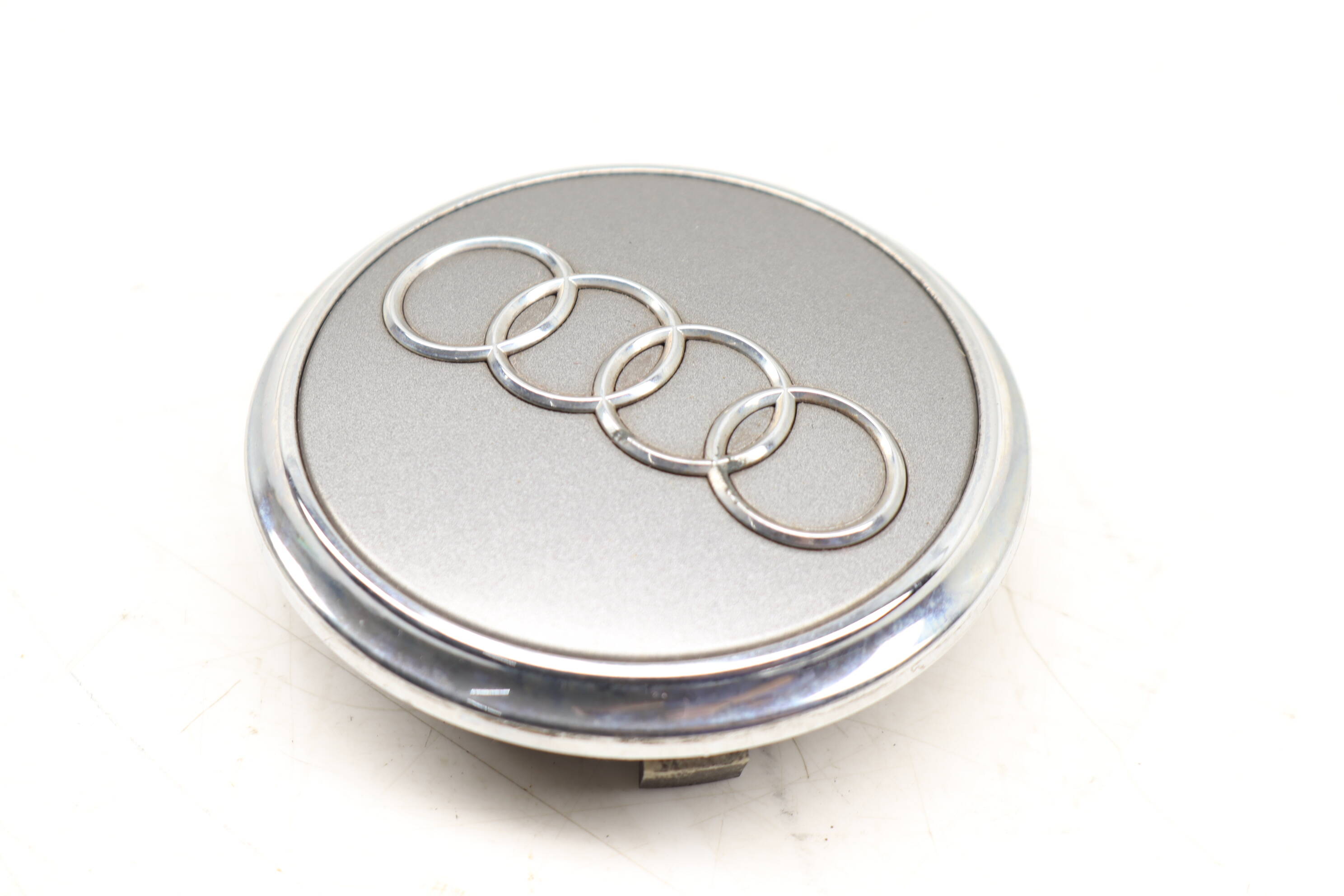 Audi Wheel / Rim Center Cap (Q7) 4L0601170