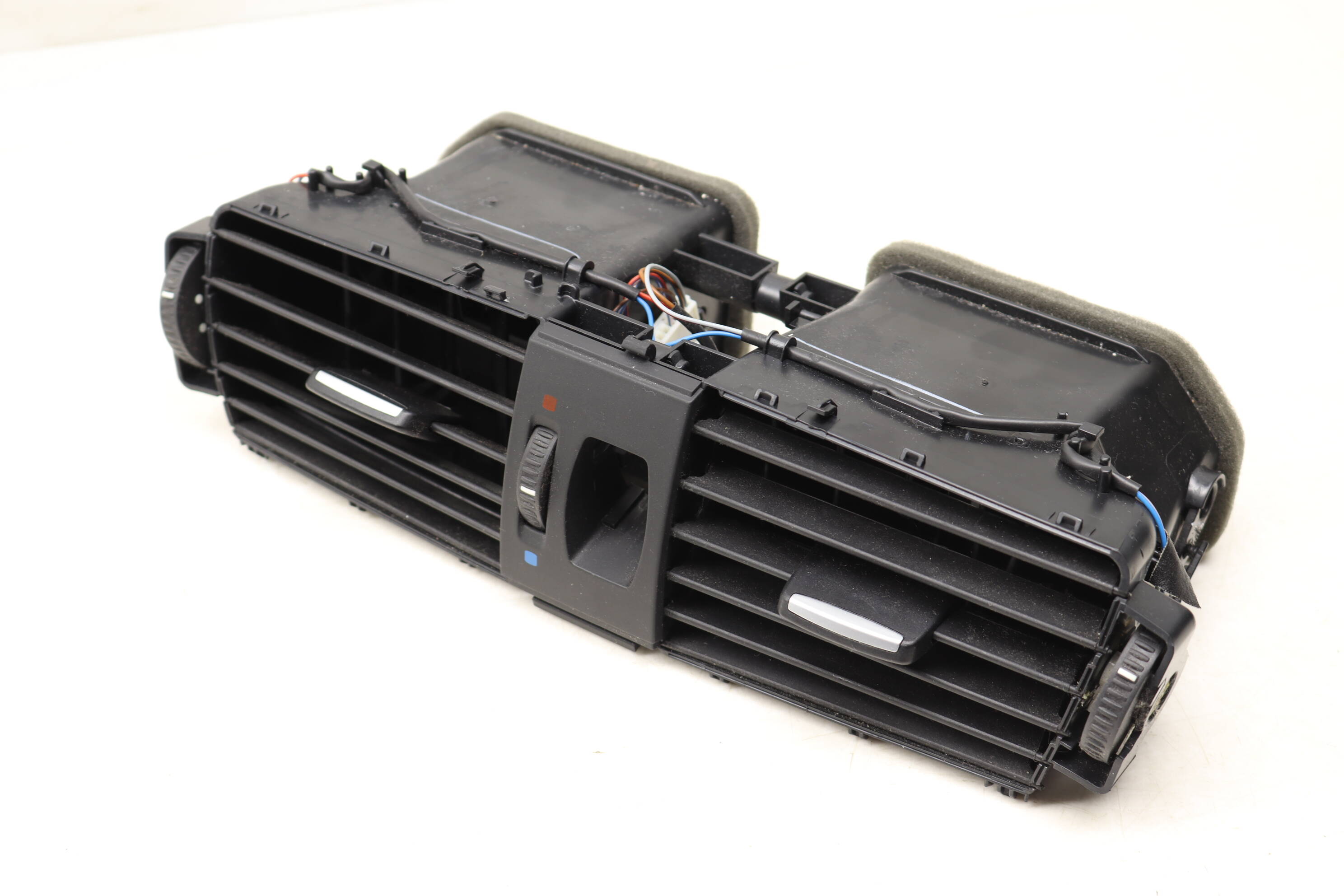 BMW Center Dash Air Vent (X3, X4) 64229303407