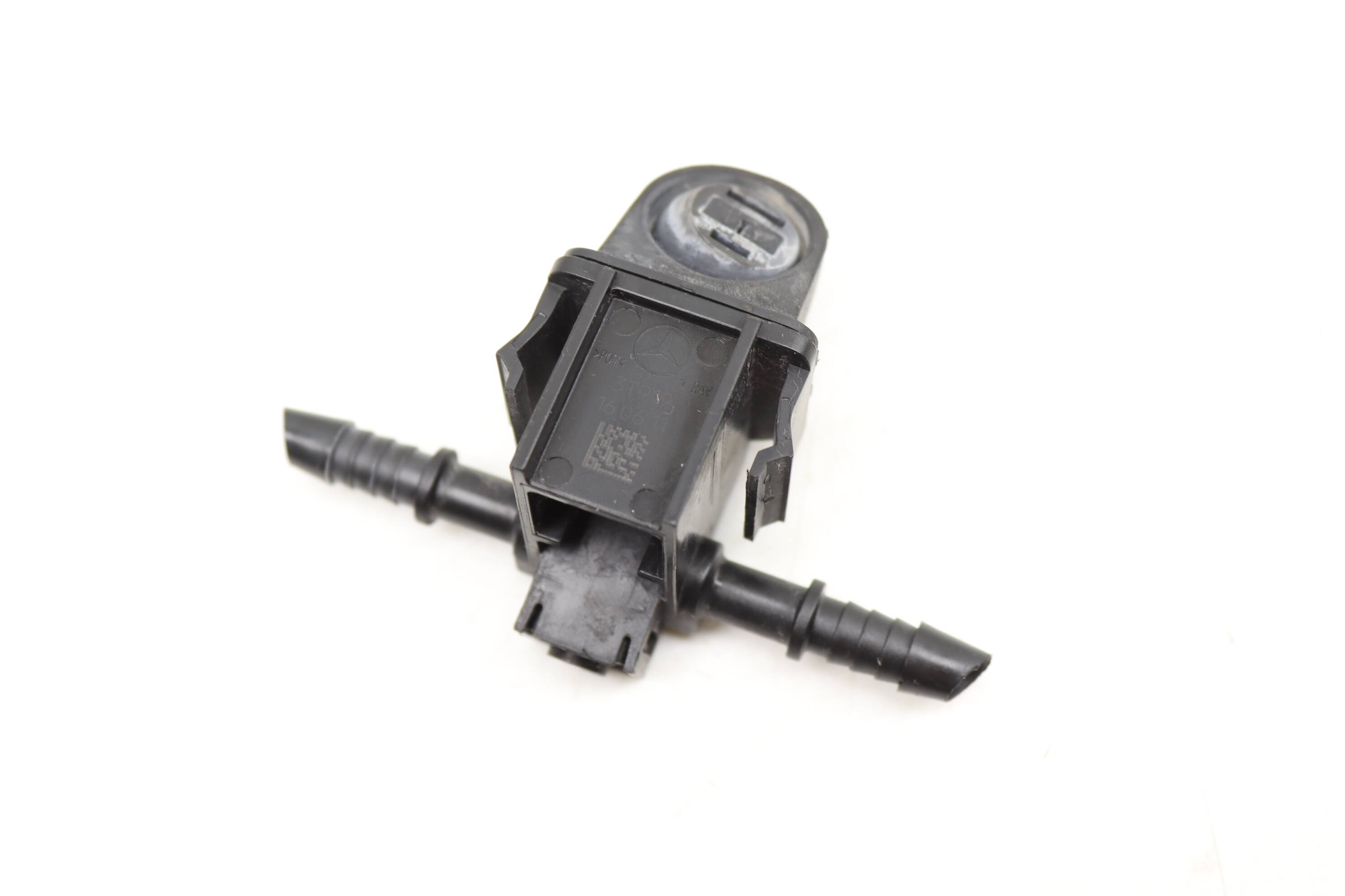 Mercedes-Benz Windshield Washer Sprayer / Nozzle 2048601992