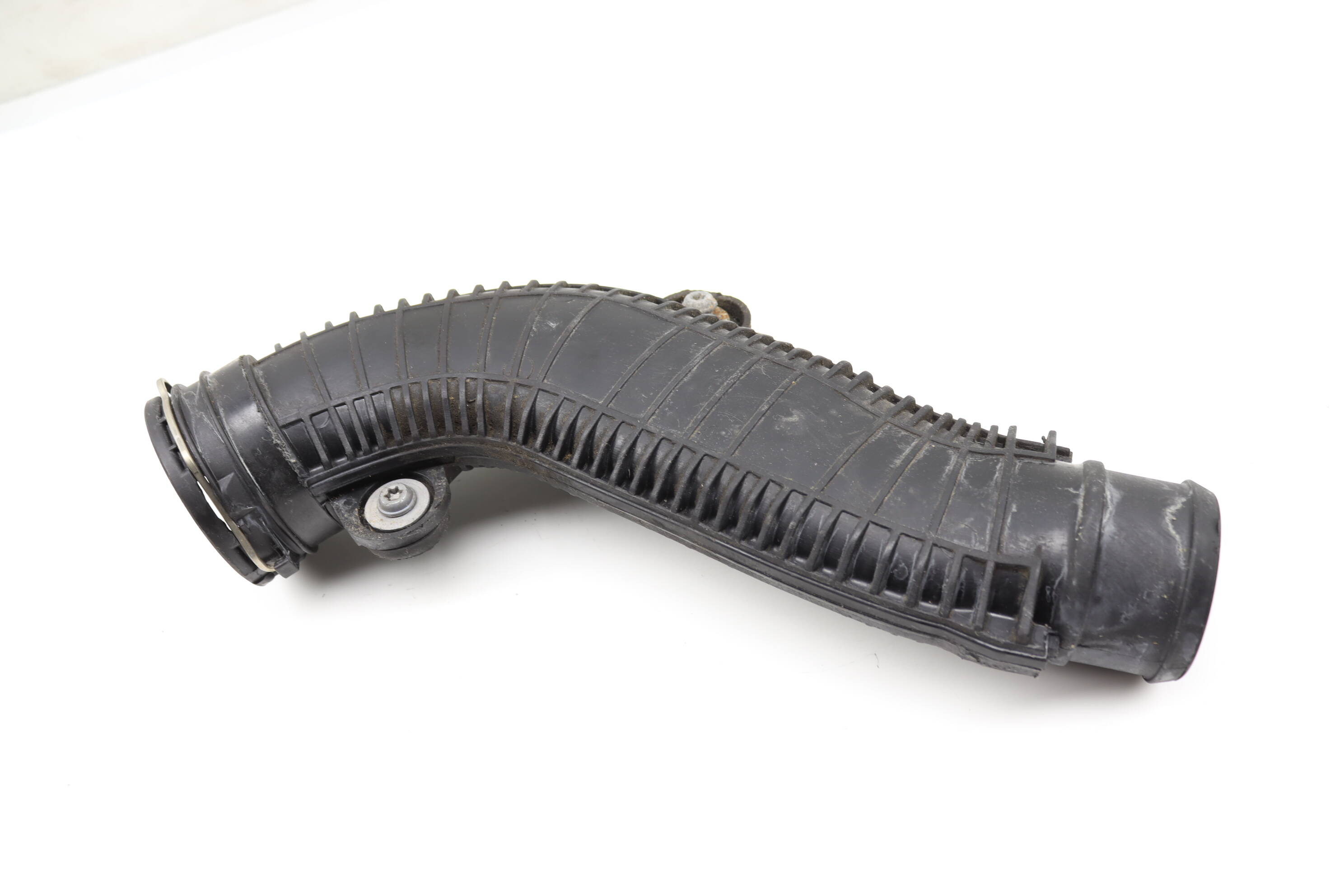 VW Turbo Intercooler Pipe / Tube 1K0145840R