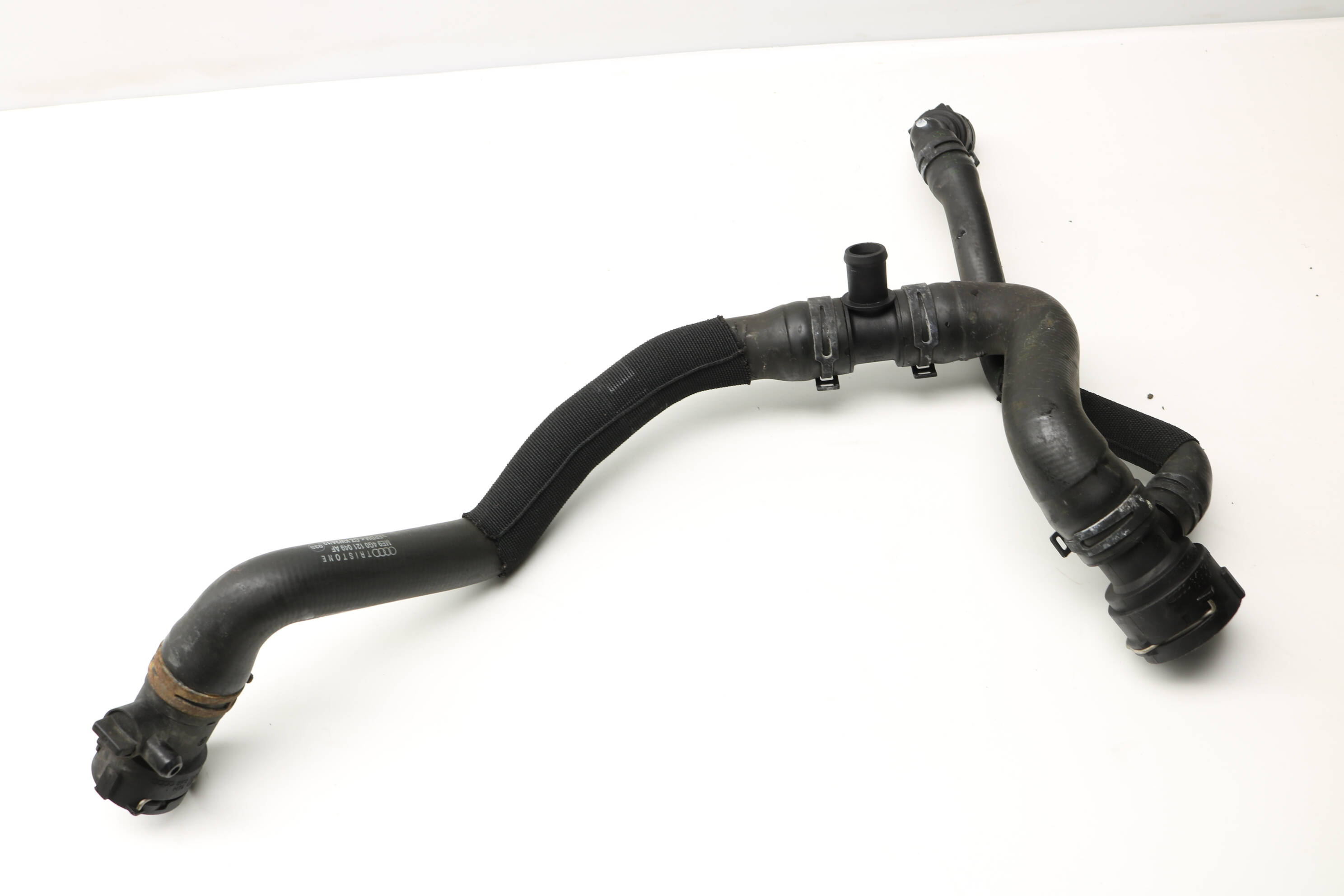 Audi Lower Radiator Coolant Hose / Line 4G0121049AF