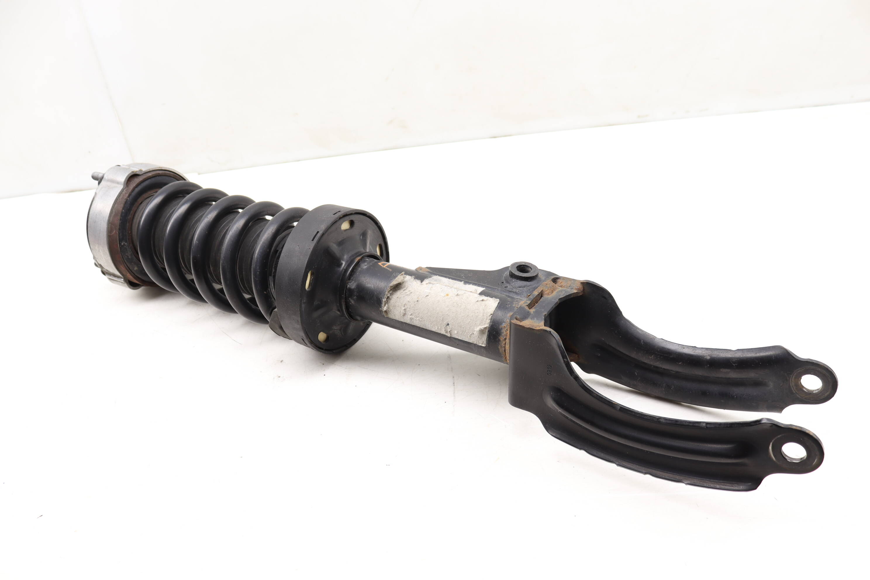 VW Front Right Strut / Spring Assembly (Touareg) 7P6413032H