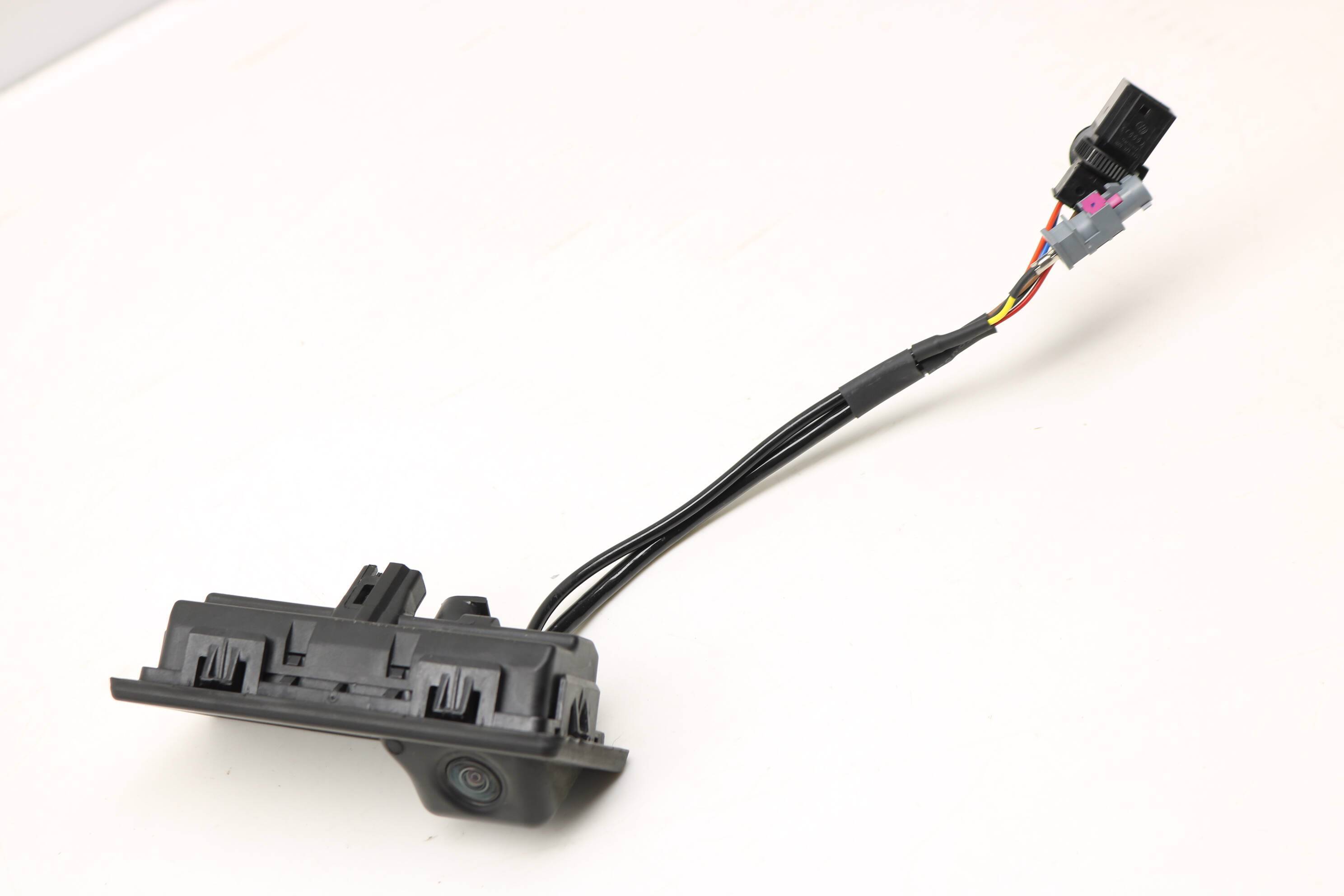 VW Trunk Release Handle W/ Backup Camera (Atlas) 3CN827566
