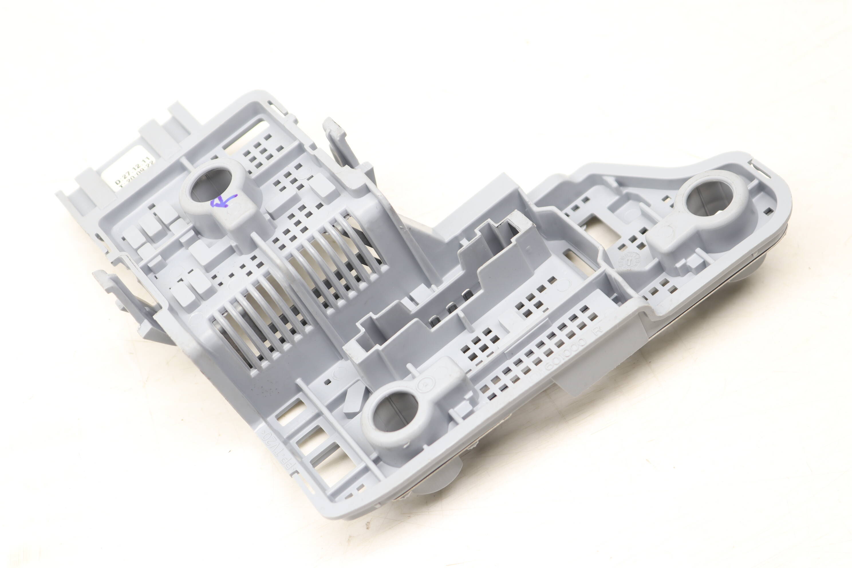 RIGHT - TAIL LIGHT BULB HOLDER / SOCKET - MERCEDES-BENZ C230 C250 C280