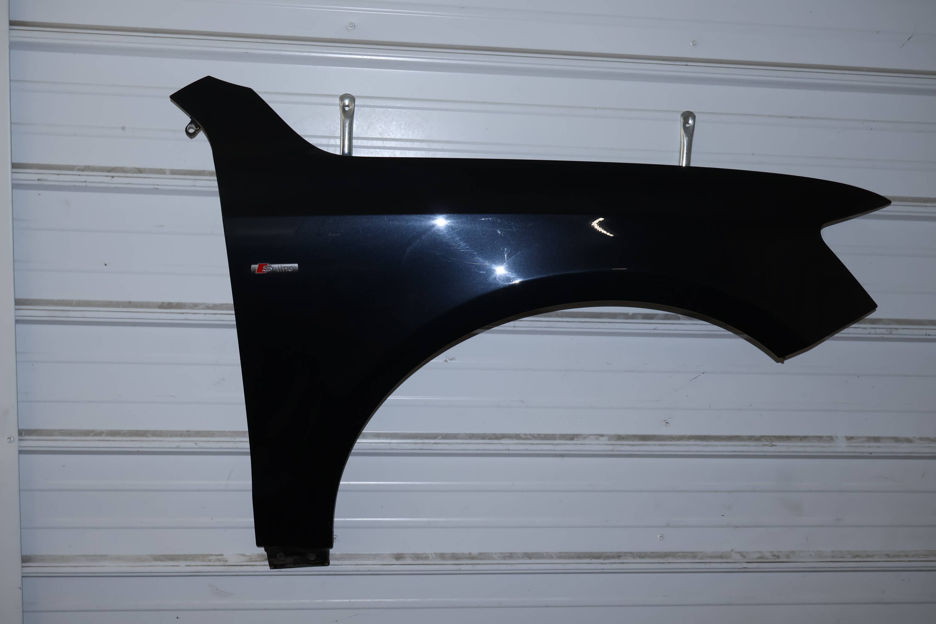 Audi Right Fender (Q5, SQ5) 8R0821106A