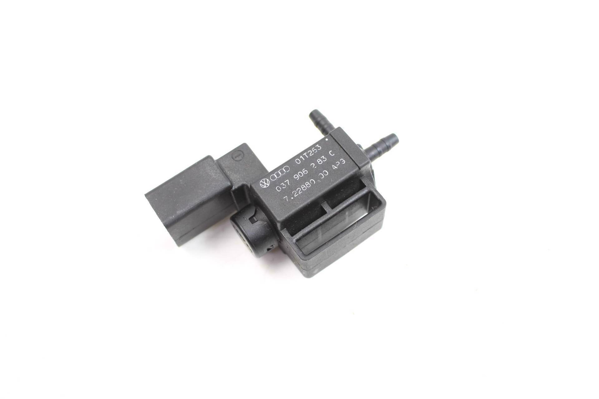 VACUUM LINE / SUCTION PUMP / VALVE - AUDI Q7 VW TOUAREG - 079133751