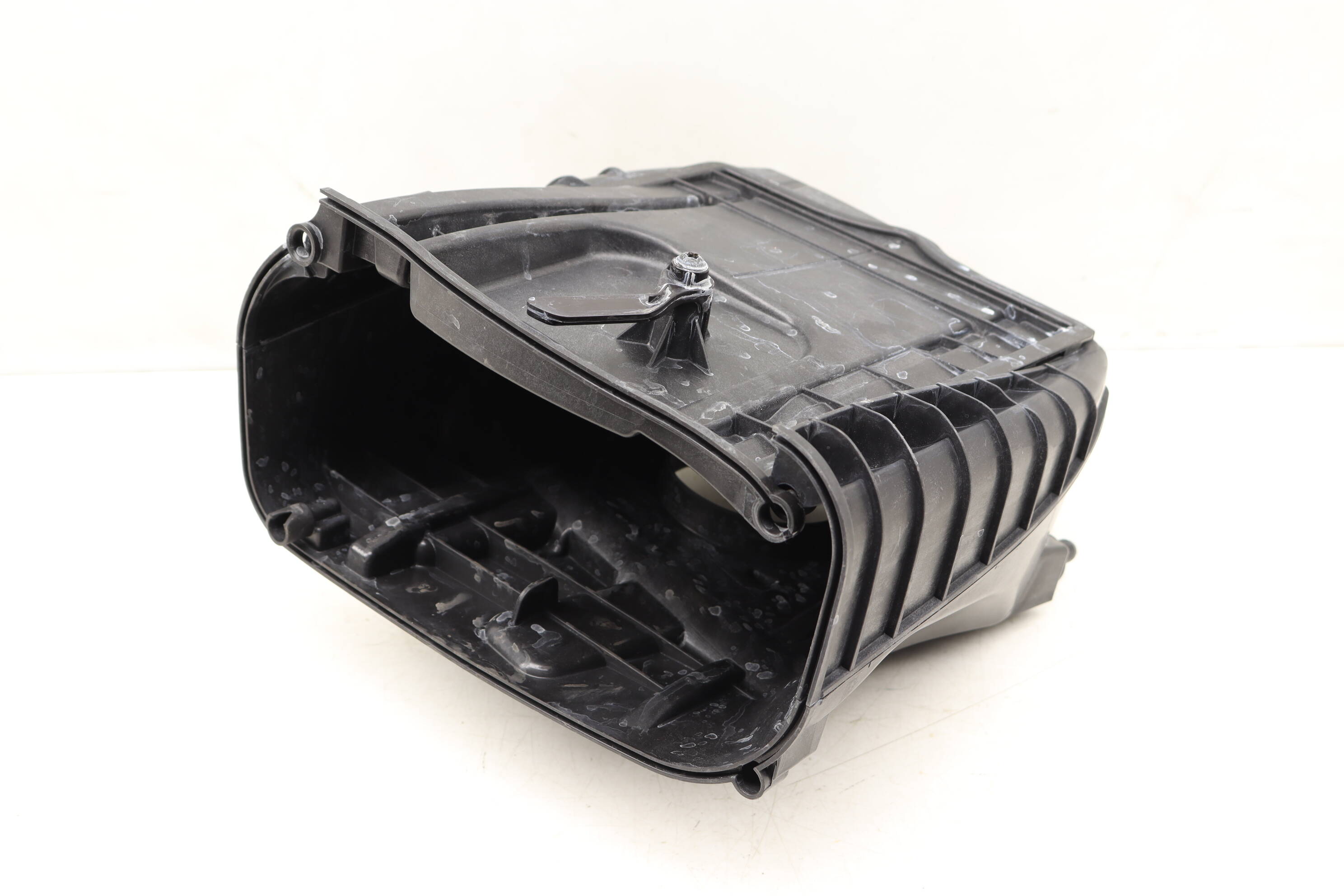 RIGHT - ENGINE AIR FILTER HOUSING / BOX - PORSCHE MACAN