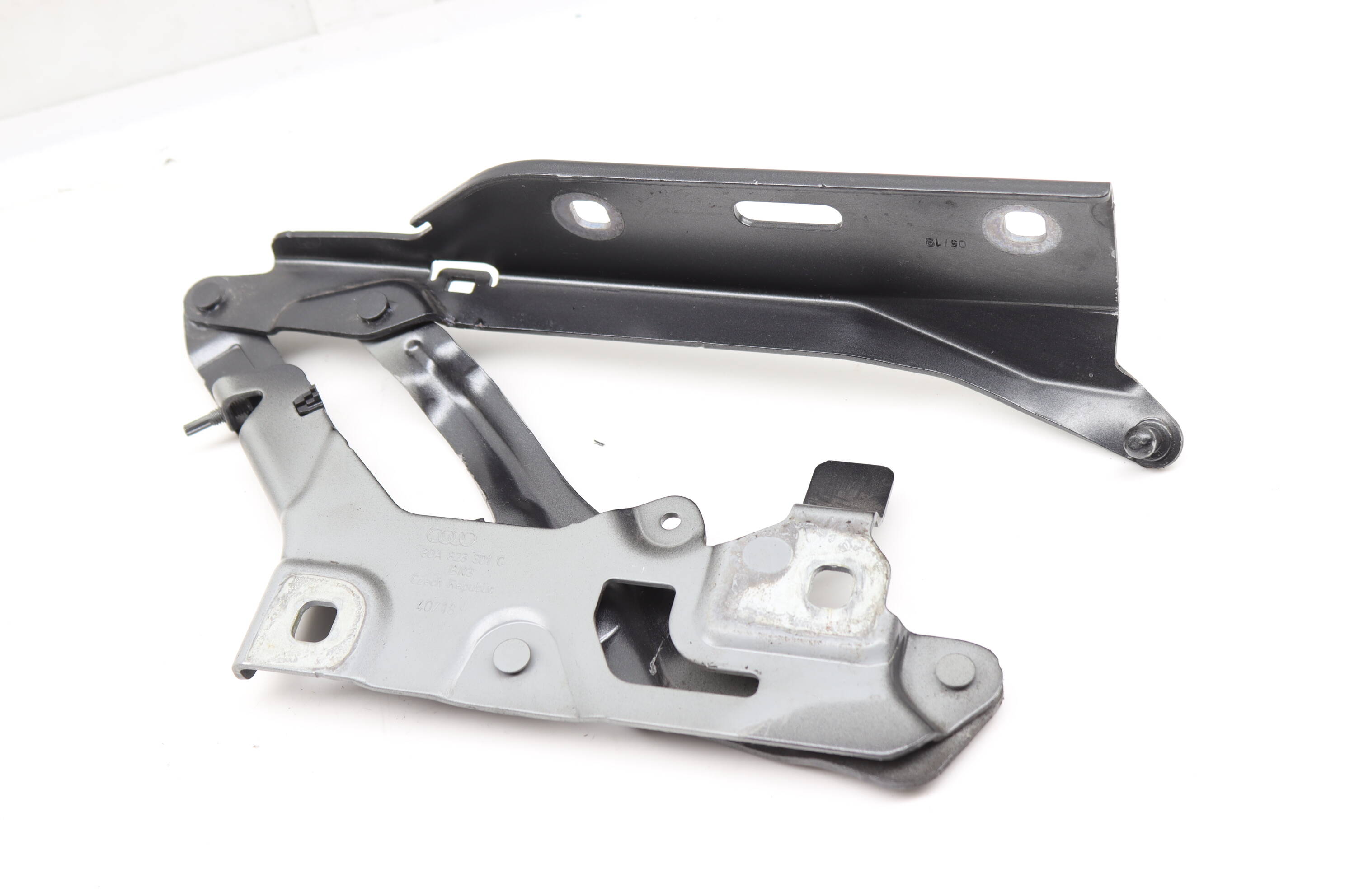 Audi Left Hood Hinge (Q5 PHEV, Q5 Sportback, SQ5, Q5) 80A823301C