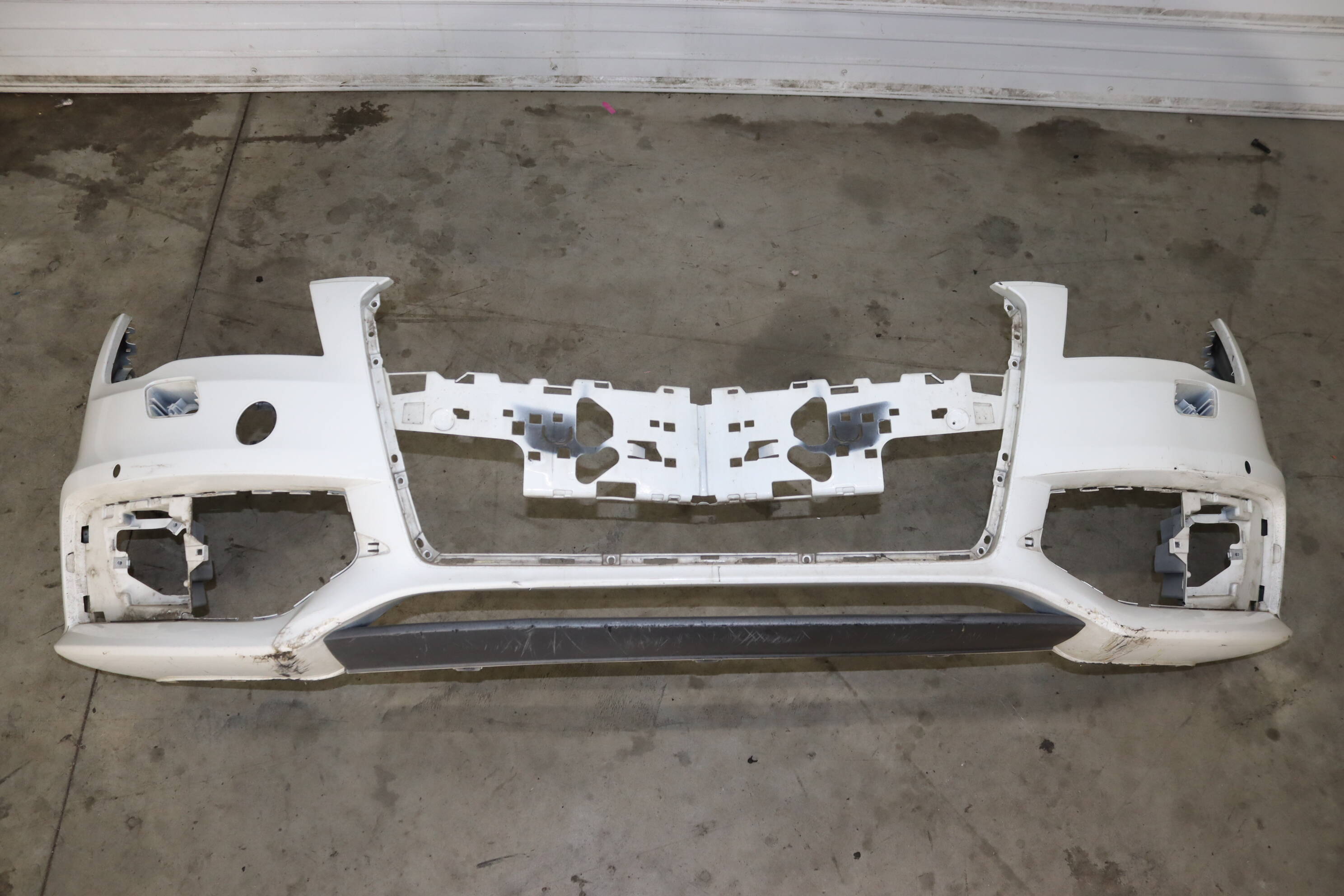 Audi Front Bumper Cover (A7 Quattro) 4G8807065AH