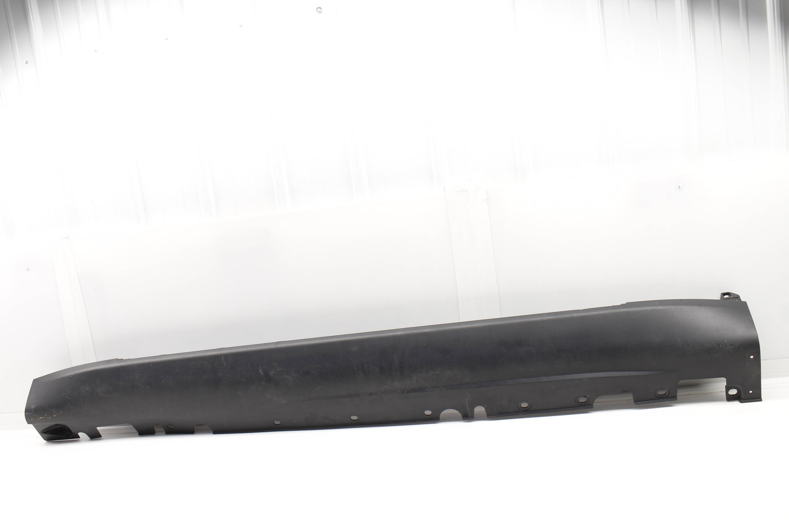 BMW Left Rocker Panel / Door Sill Cover (X5) 51777163555