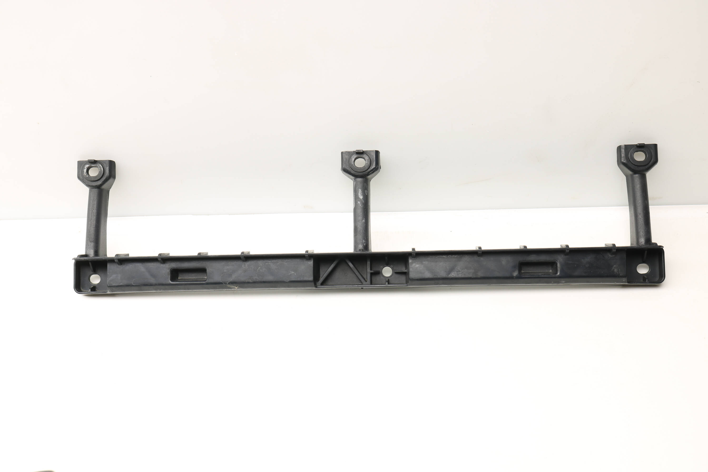 FRONT - BUMPER SUPPORT BRACKET - AUDI A4 S4 - 8K0807899