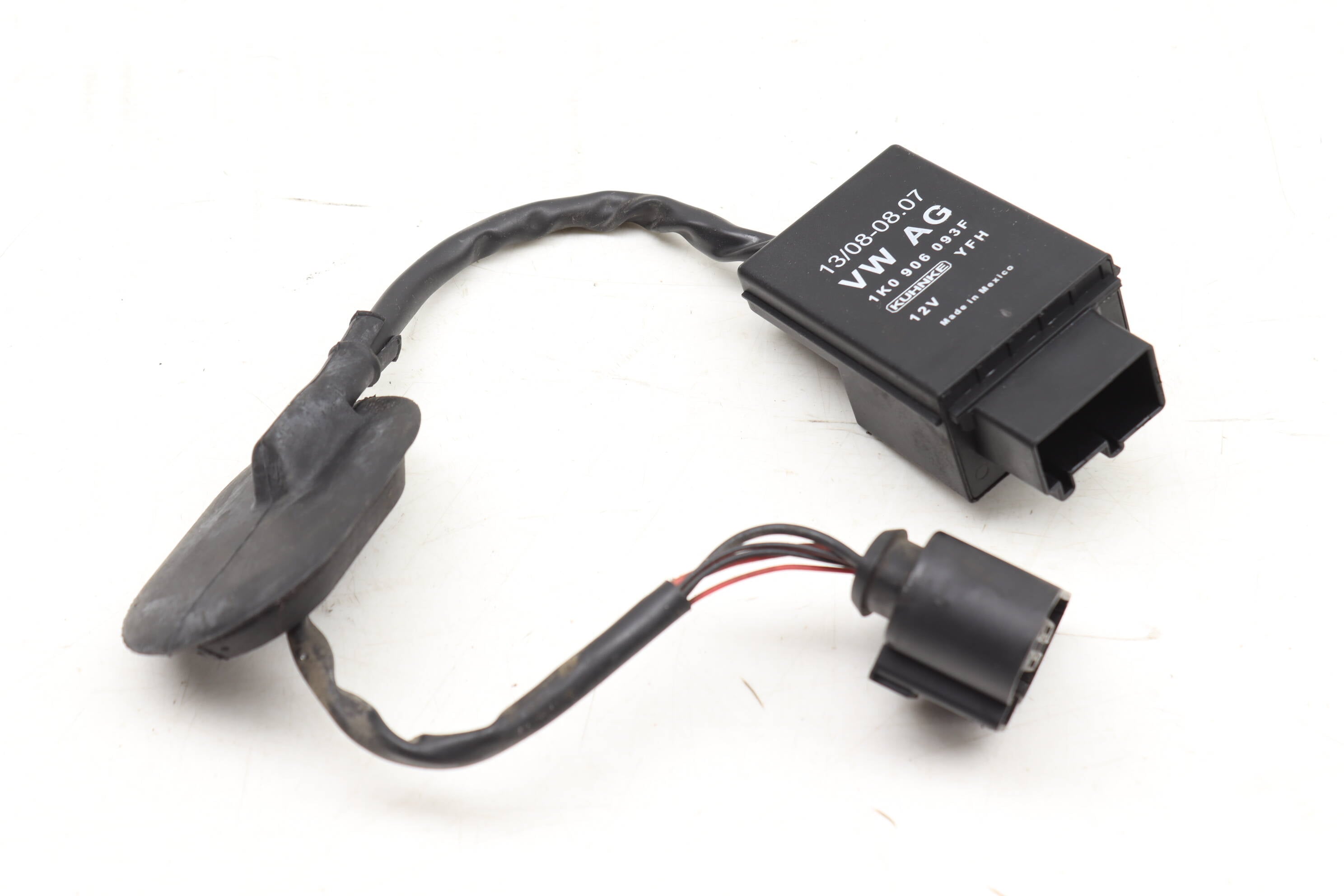 VW Fuel Delivery Control Module 1K0906093F