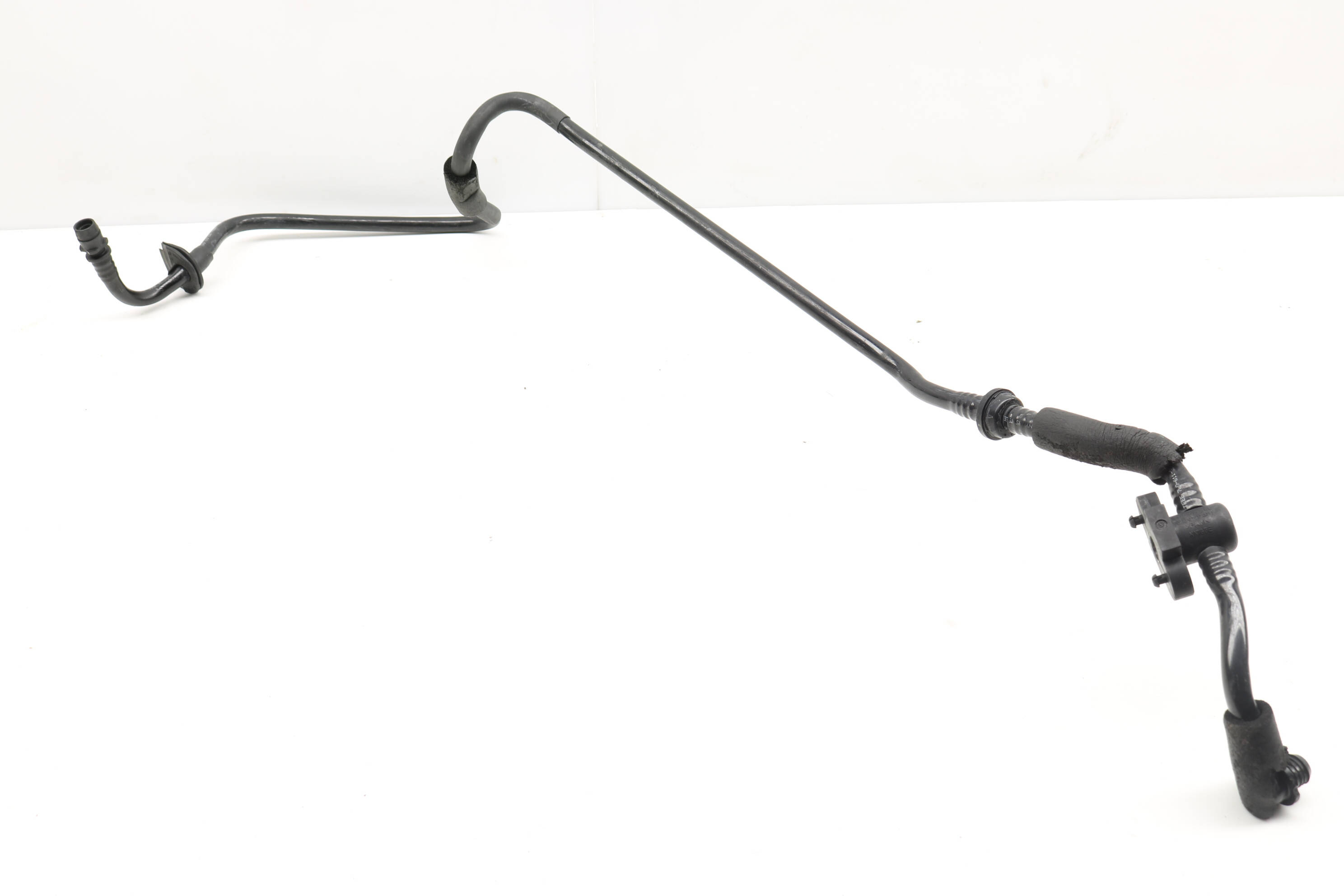 VW Brake Booster Vacuum Hose / Pipe (Touareg) 7L0611932K