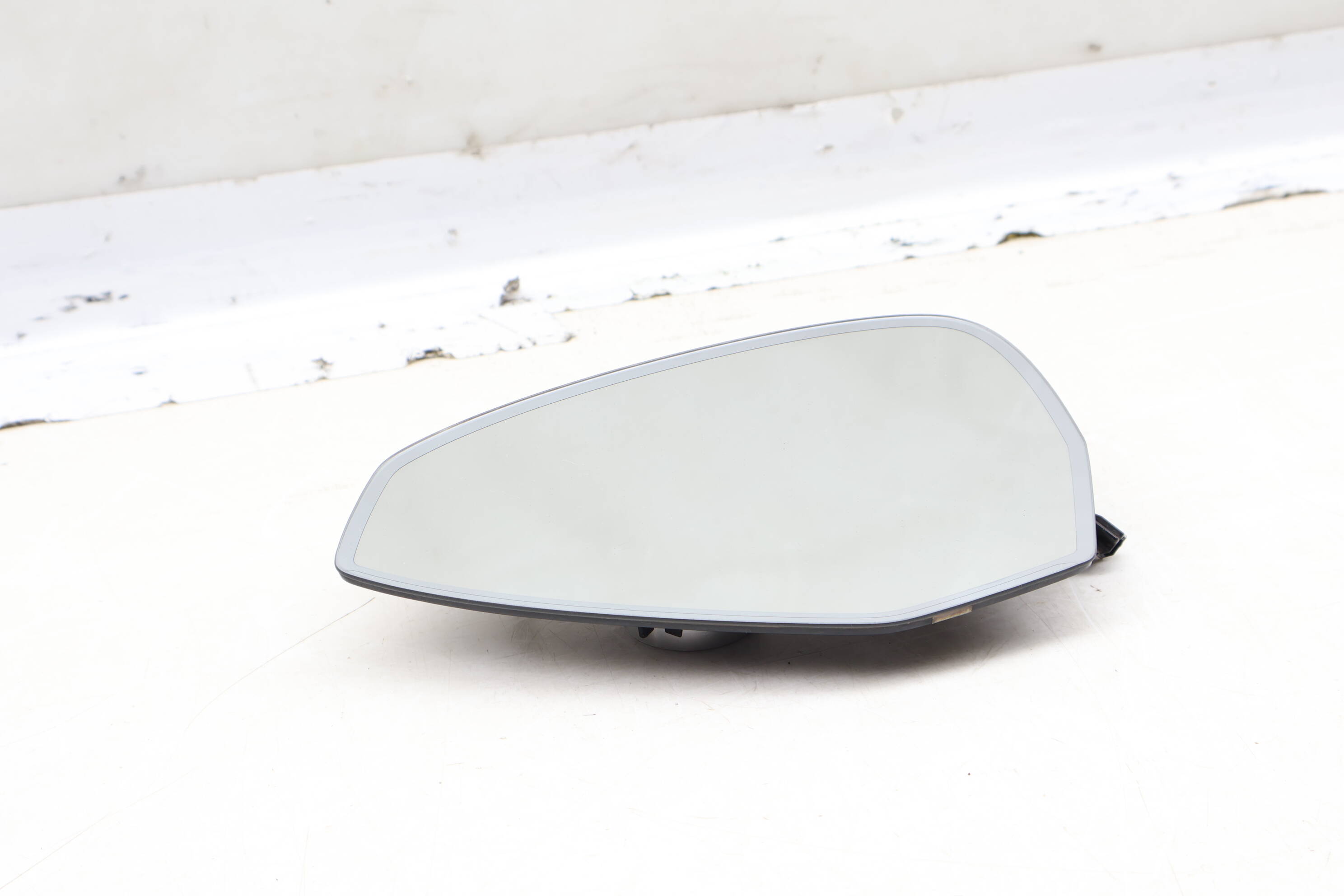 Audi Left Side View Mirror Glass 8W0857535F