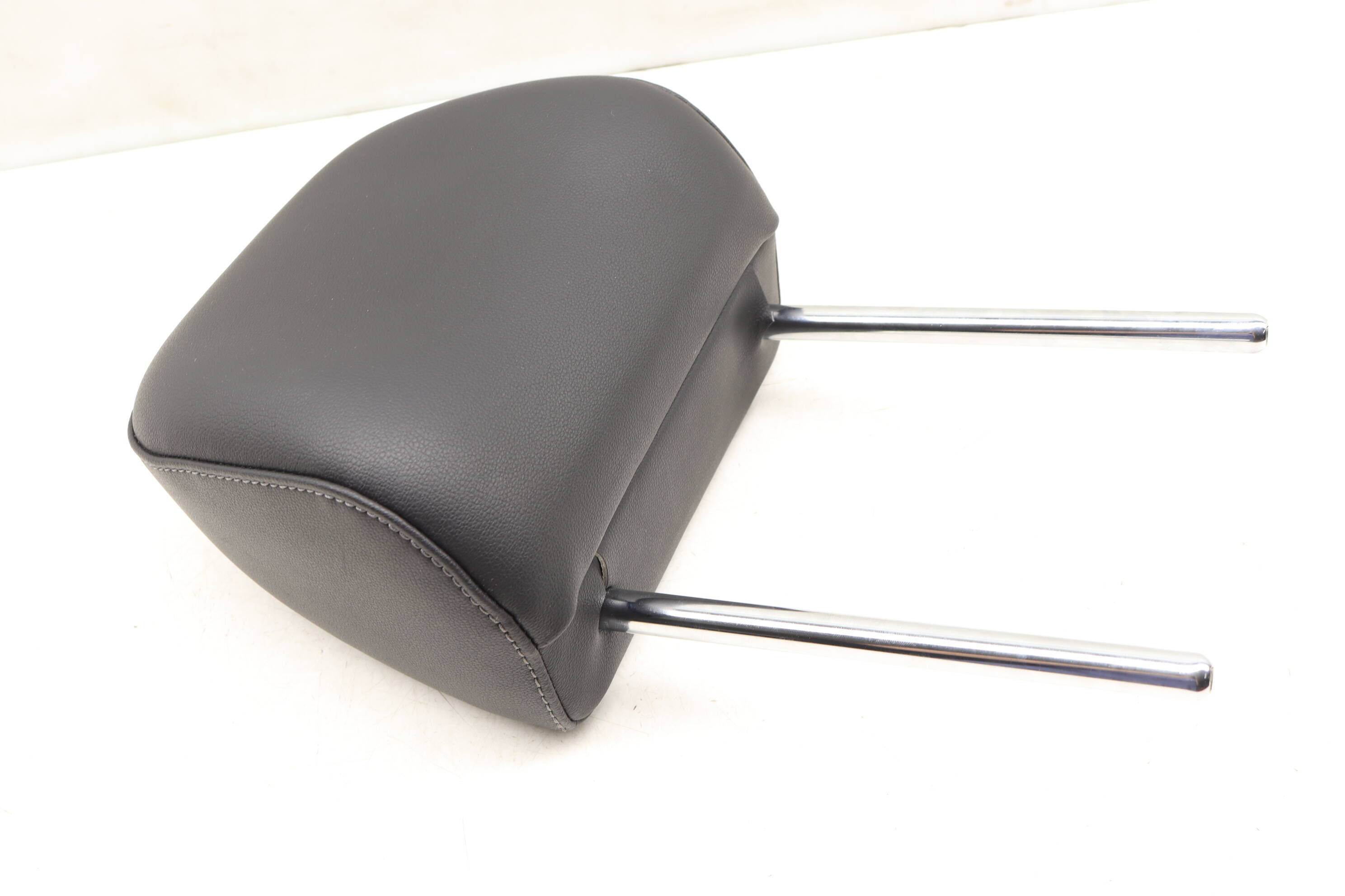 VW Rear 2Nd Row Seat Armrest / Cup Holder (Atlas) 3CN885081C
