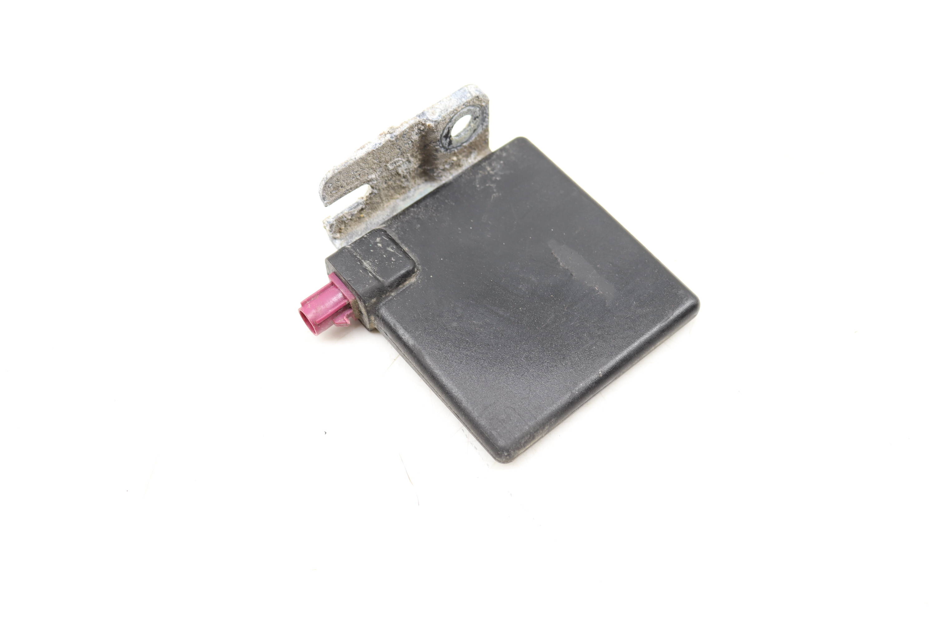 VW Antenna Booster 3G9035534