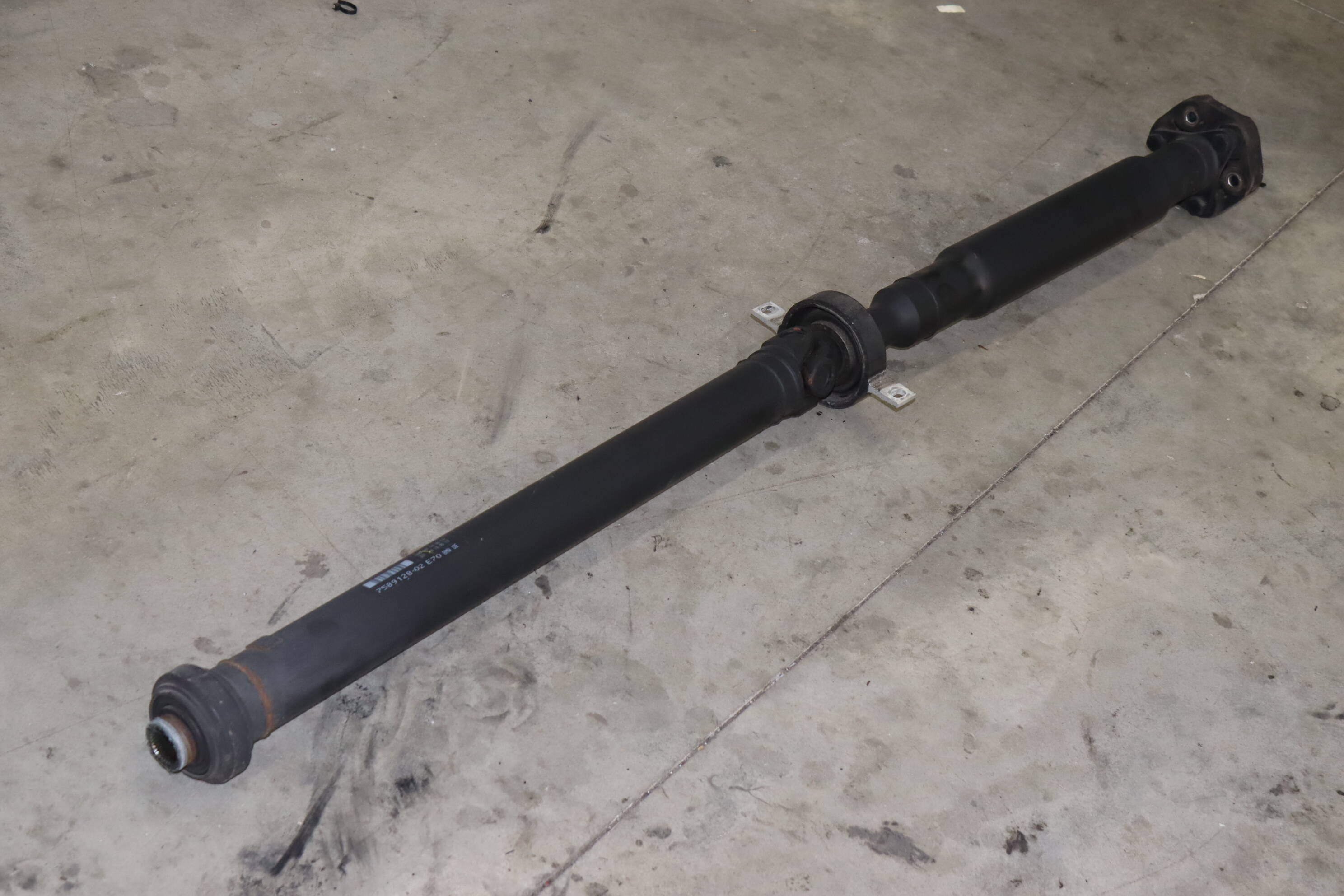 BMW Rear Driveshaft / Propeller Shaft (X5, X6) 26107589128