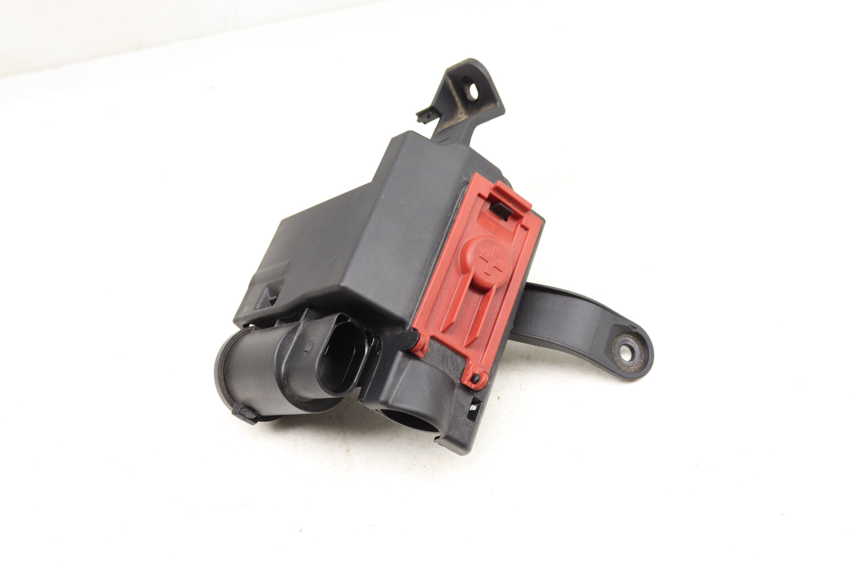 Audi Fuse / Battery Junction Box 8W0941823E