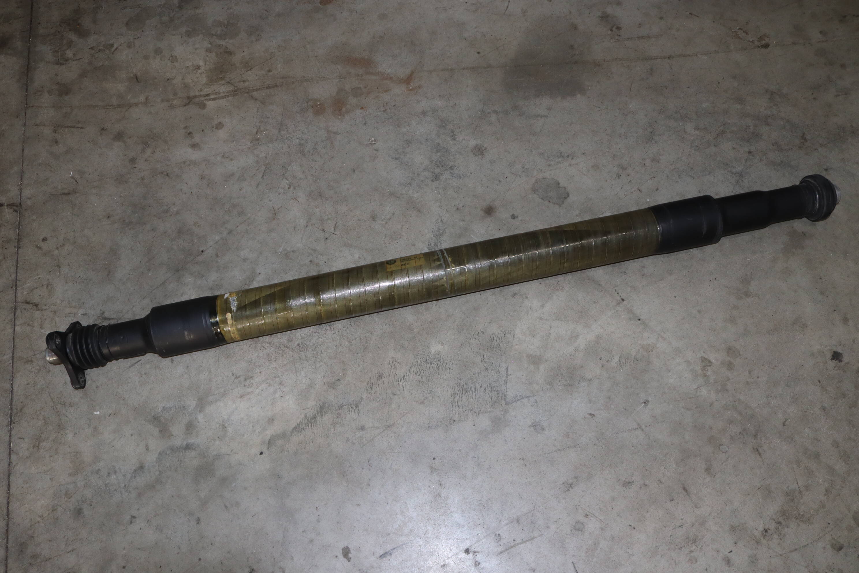 BMW Rear Driveshaft / Propeller Shaft (M3, M4) 26107857629