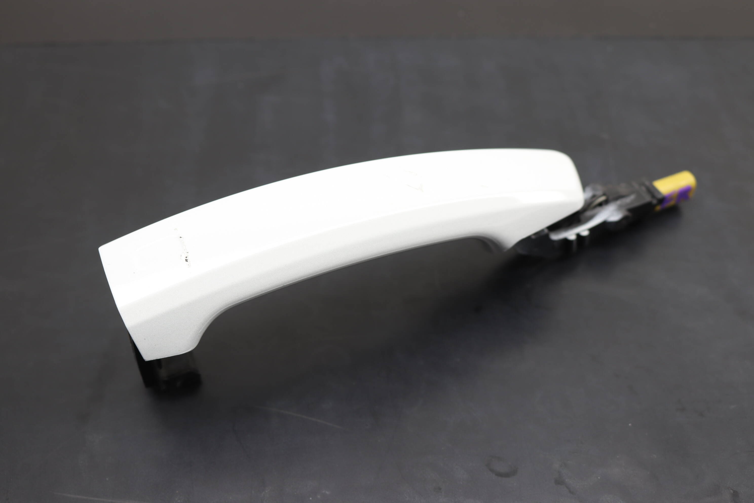 Audi Rear Left Exterior Door Handle Cap / Housing 8V0837167B