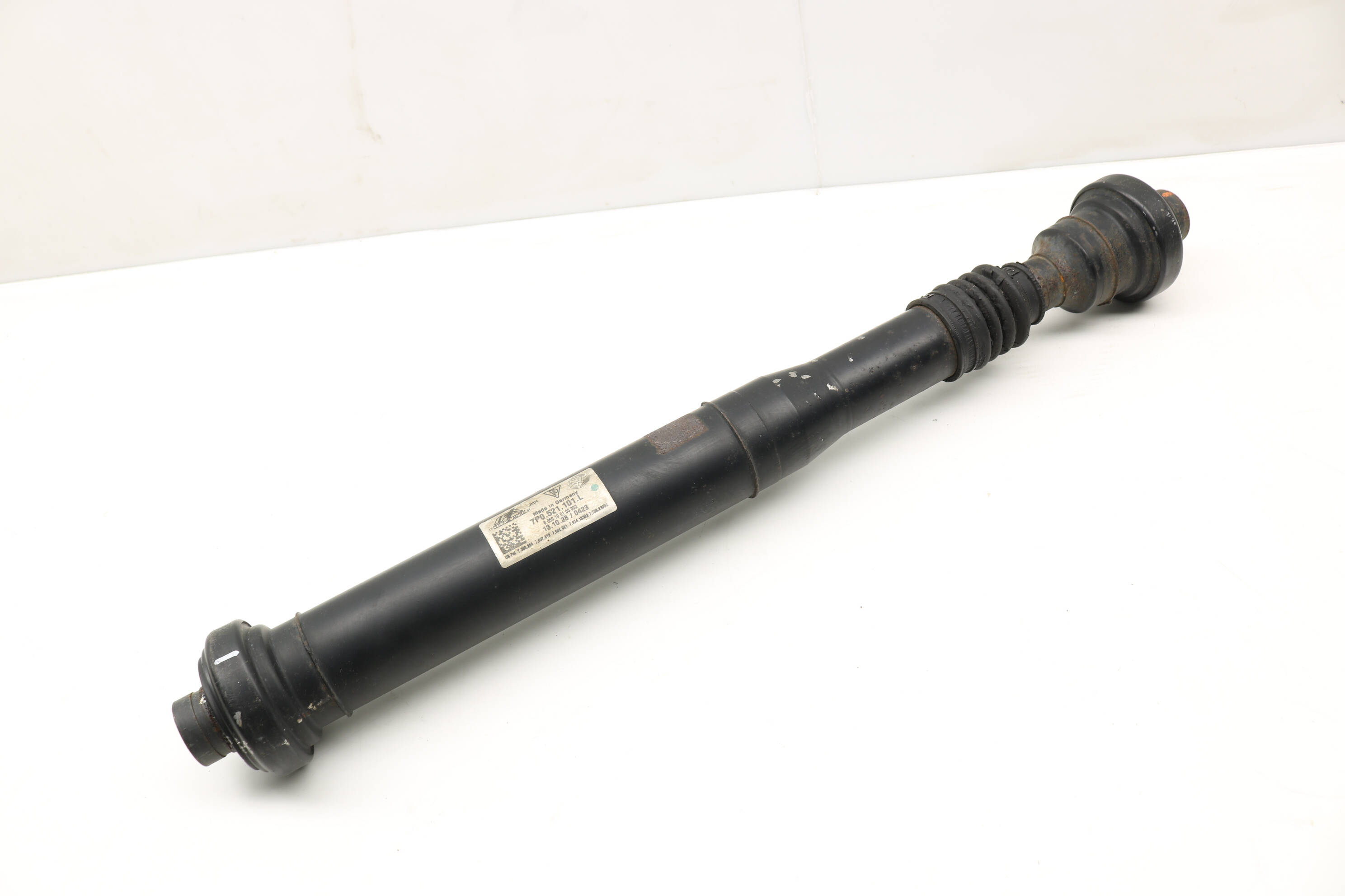 VW Front Driveshaft / Propeller Shaft (Touareg) 7P0521101L